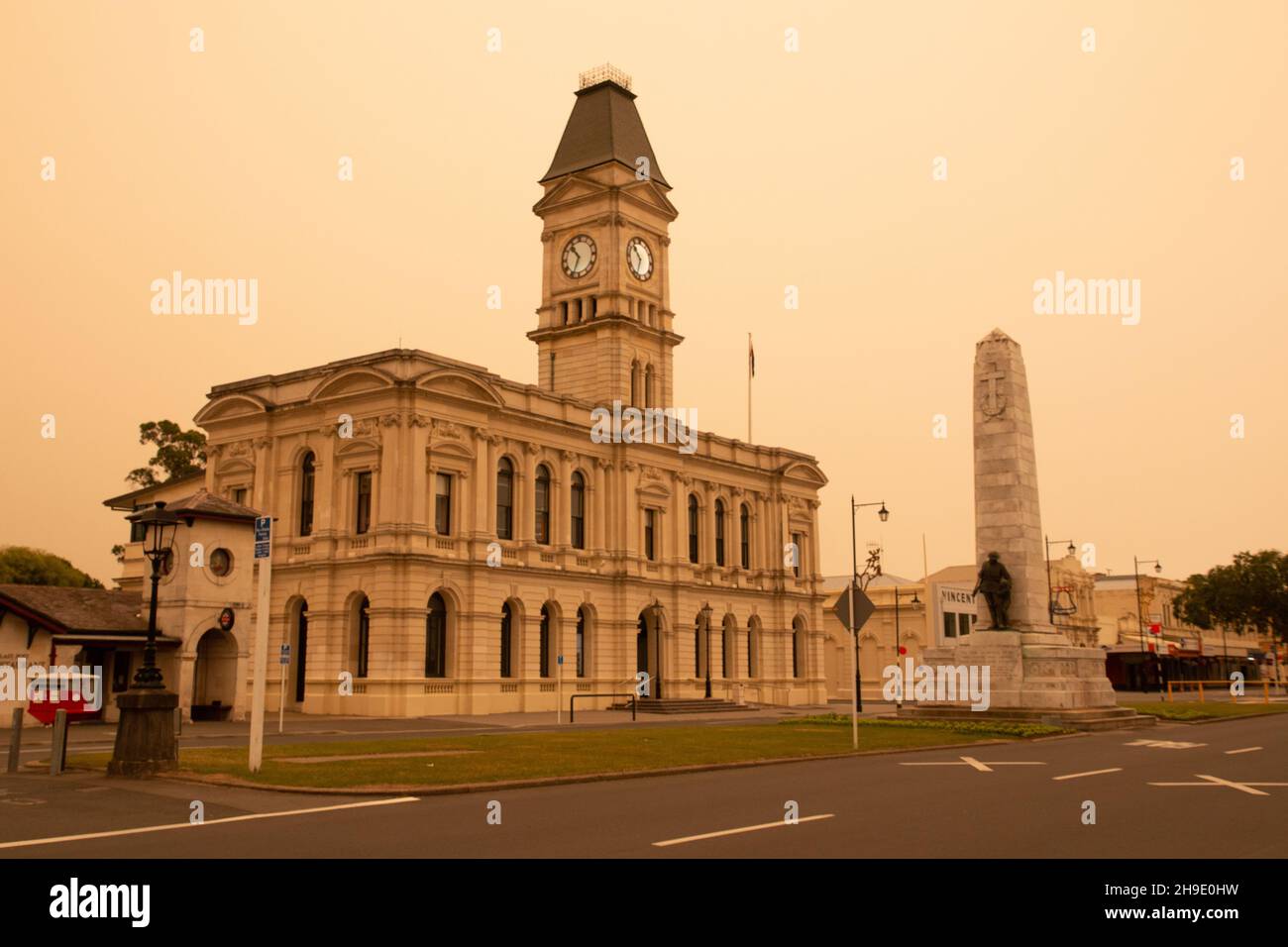 Waitaki district council building hi-res stock photography and images ...