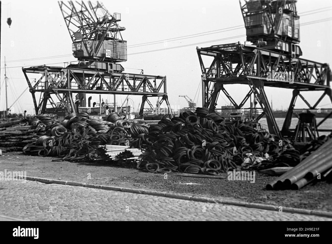 Przeladunek Black and White Stock Photos & Images - Alamy