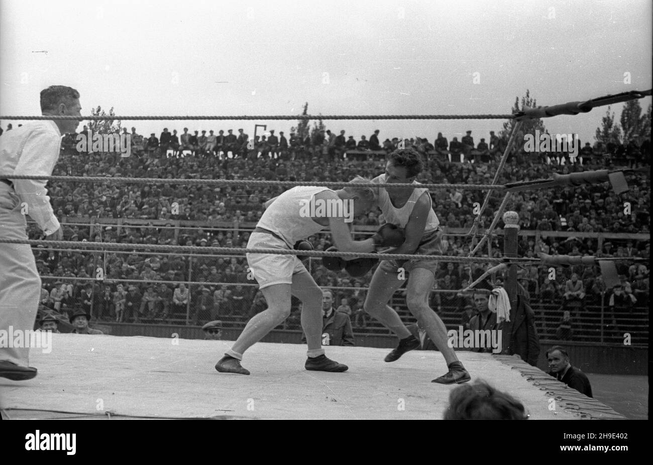 Warszawa, 1947-10-05. Mecz bokserski pomiêdzy reprezentacj¹ Milicji ...