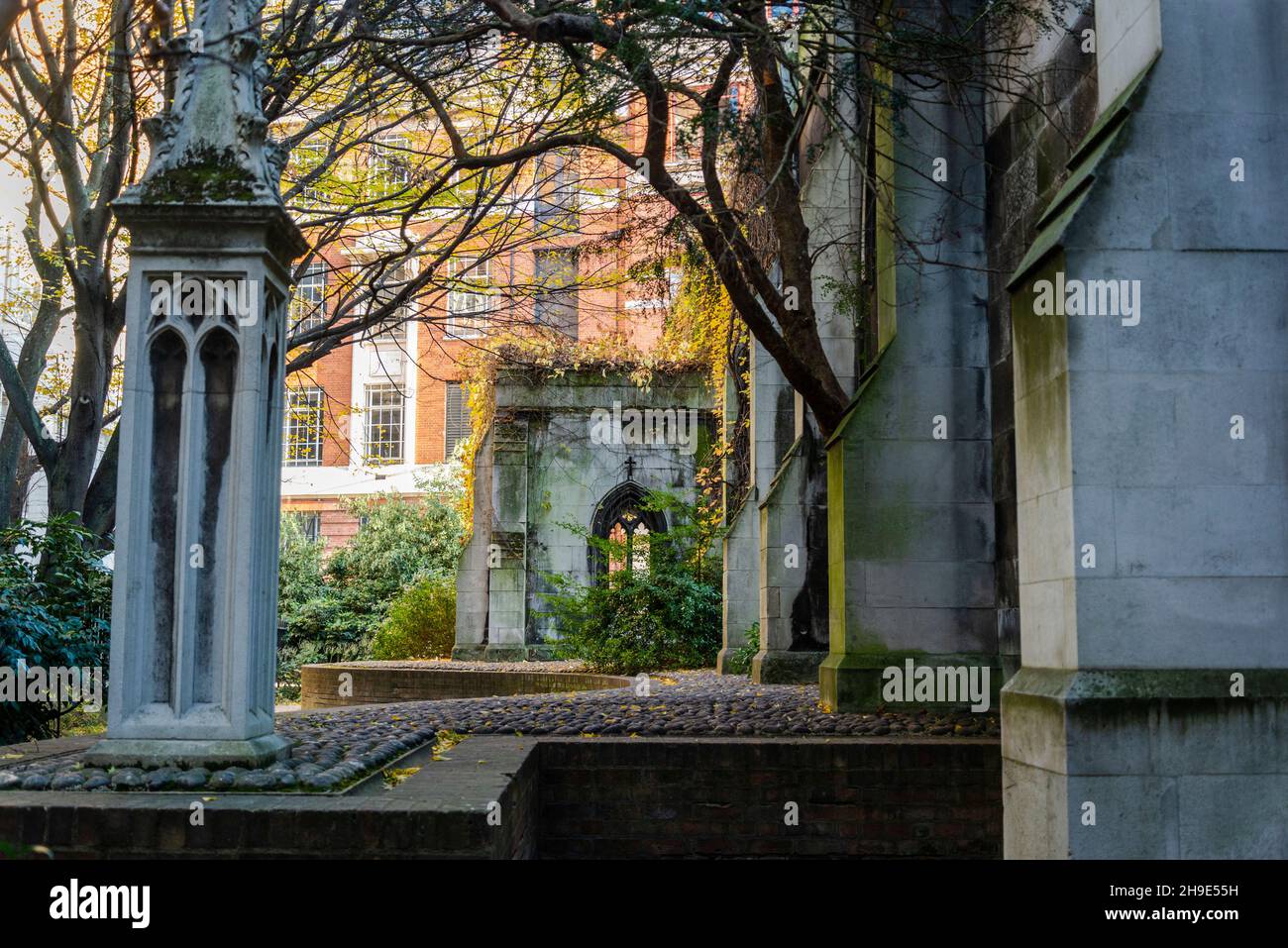 St Dunstan in the East Church Garden set within the ruins of a Wren ...