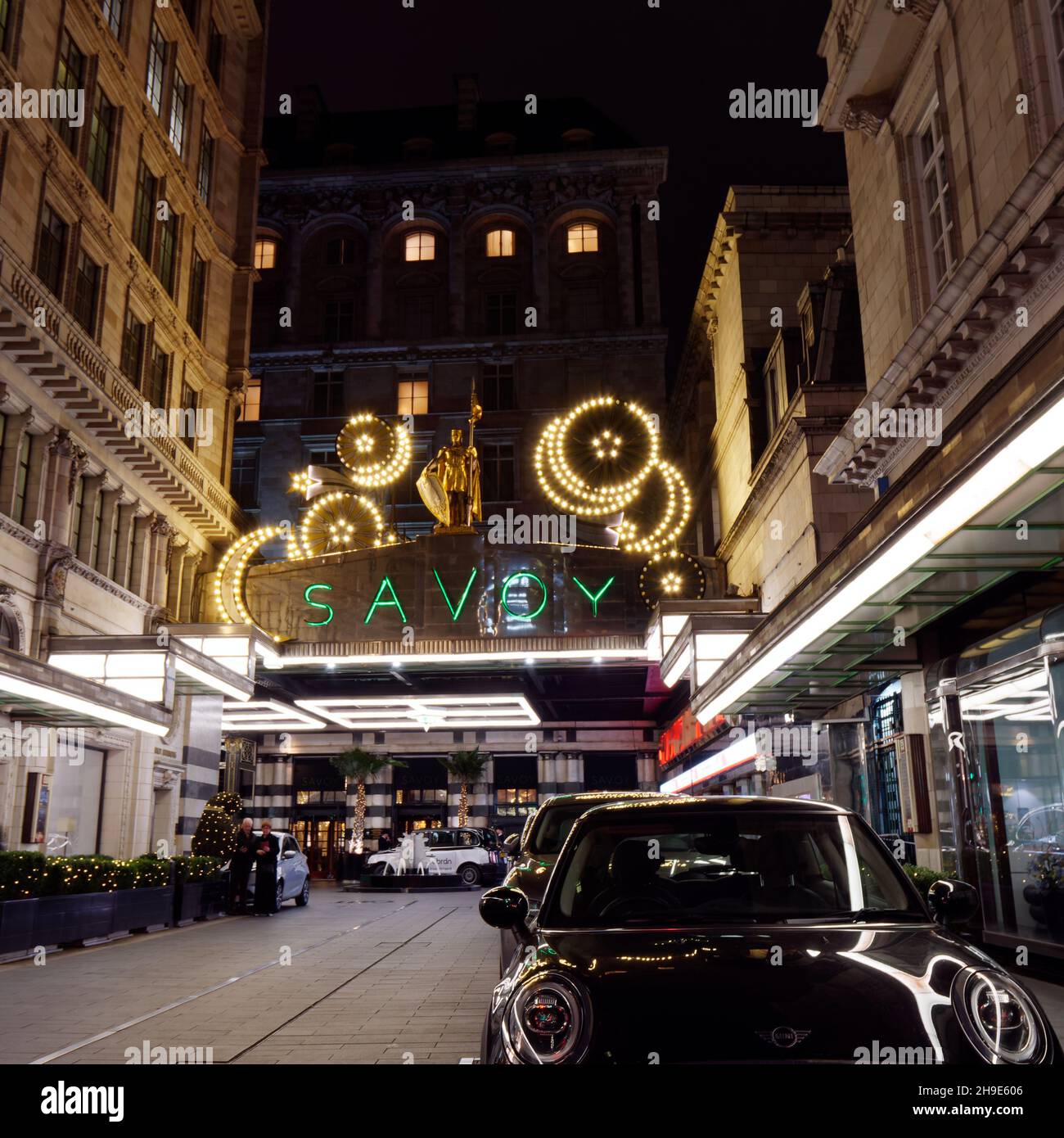 Savoy london exterior hi-res stock photography and images - Alamy