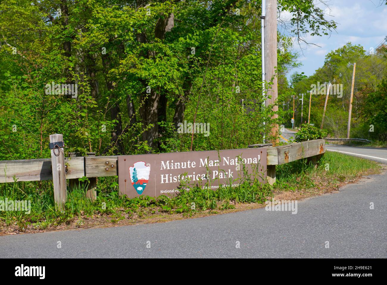 Entrance sign of Minute Man National Historic Park in town of Lexington ...