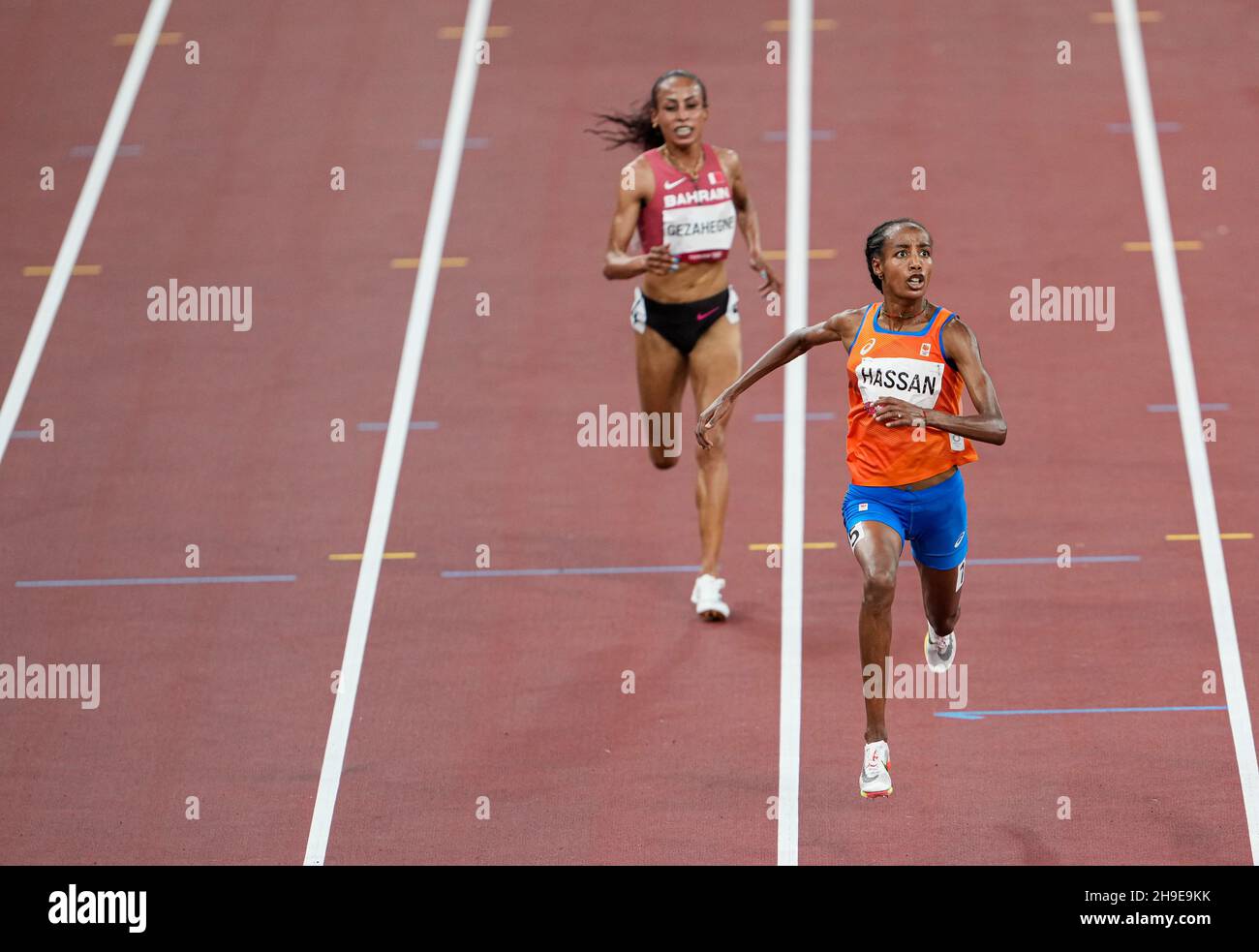 Winner 10 000 meters hi-res stock photography and images - Alamy