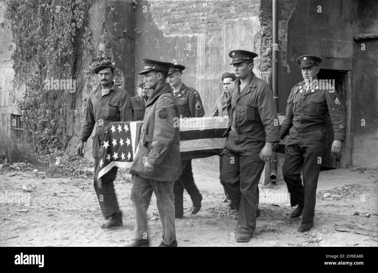 Mass church ww2 hi-res stock photography and images - Alamy