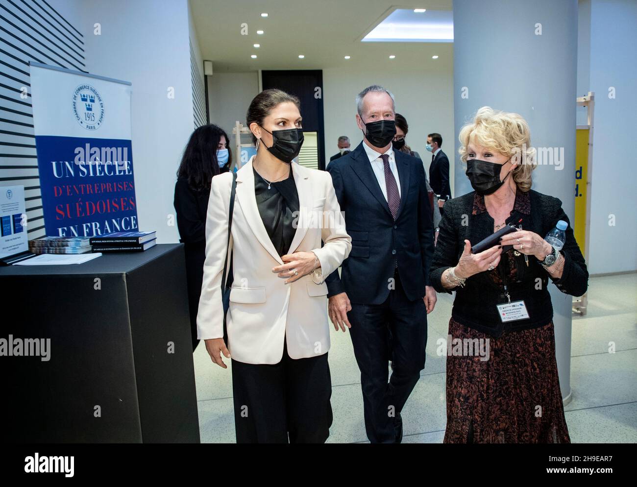 Swedish ambassador hakan akesson and gita patersson hi-res stock ...