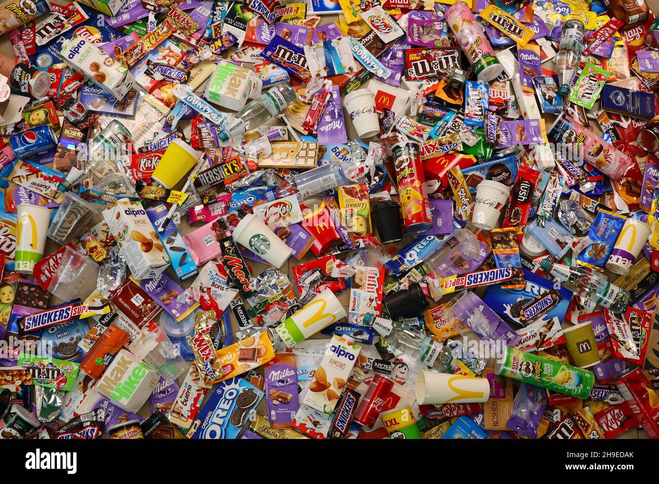 Cheetos pile hi-res stock photography and images - Alamy