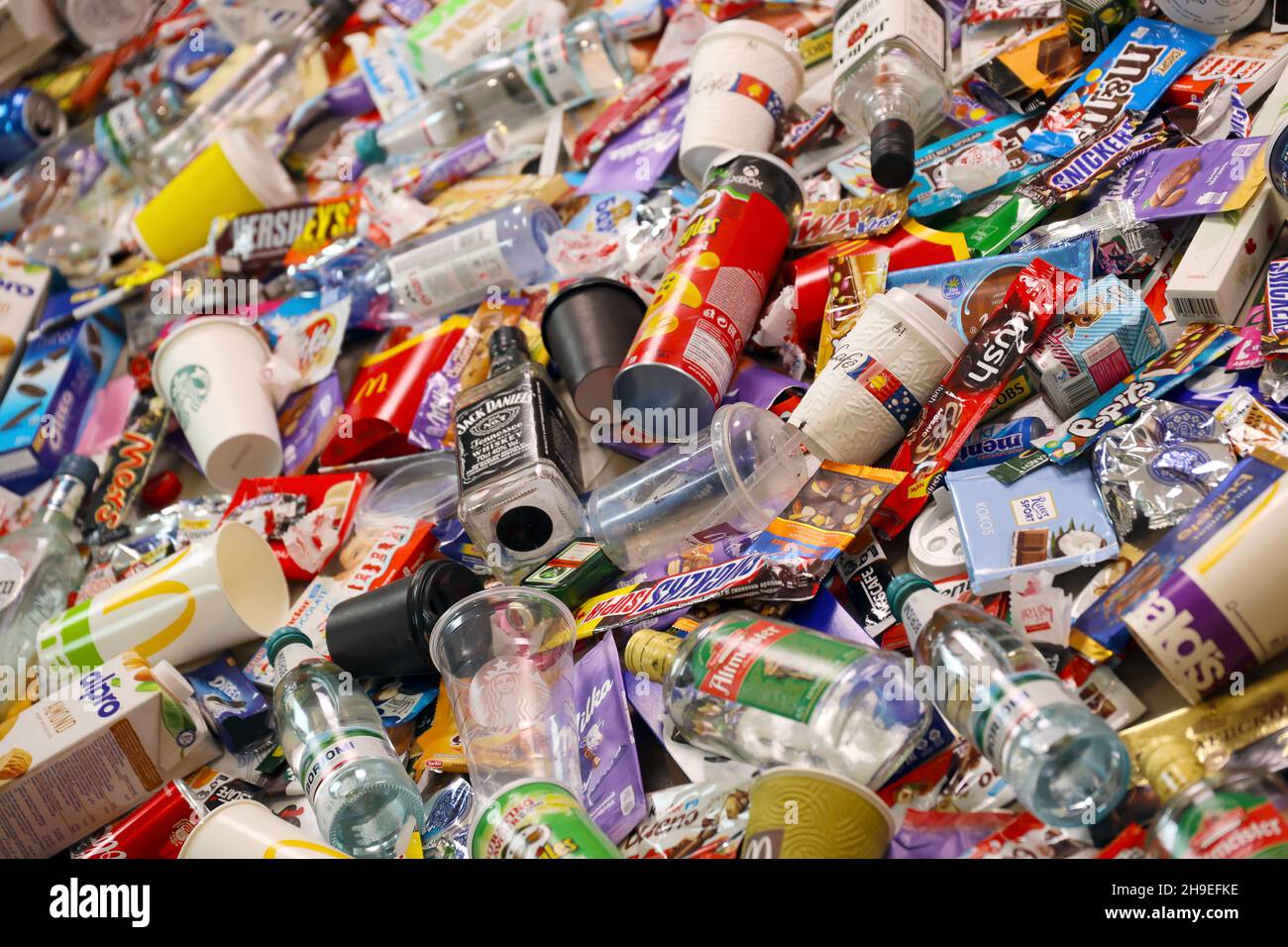 Empty pepsi cans hi-res stock photography and images - Alamy