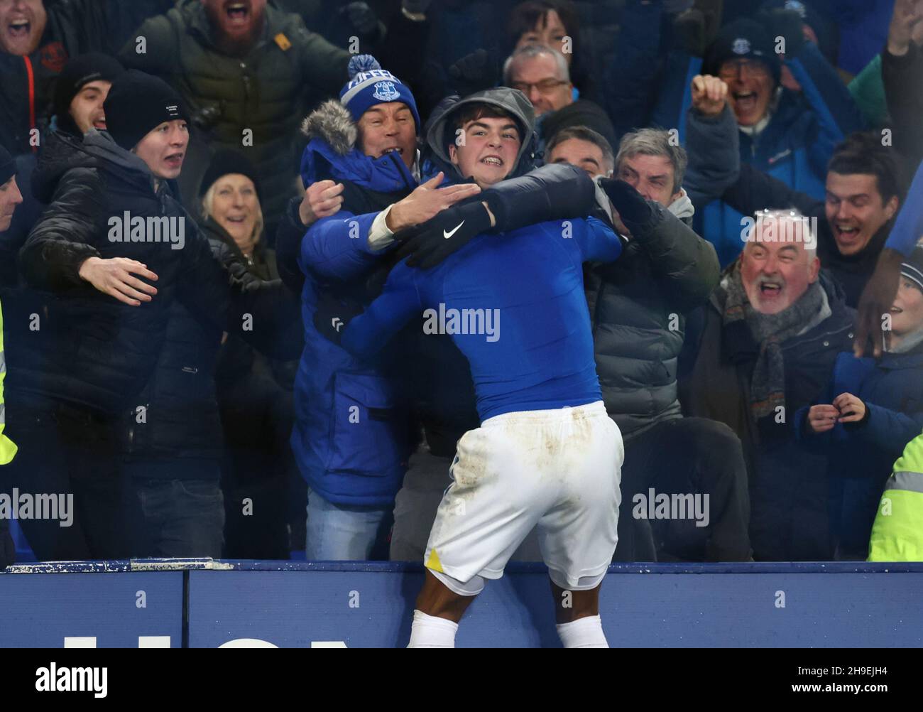 Liverpool, UK. 6th Dec, 2021. Demari Gray of Everton celebrates scoring ...