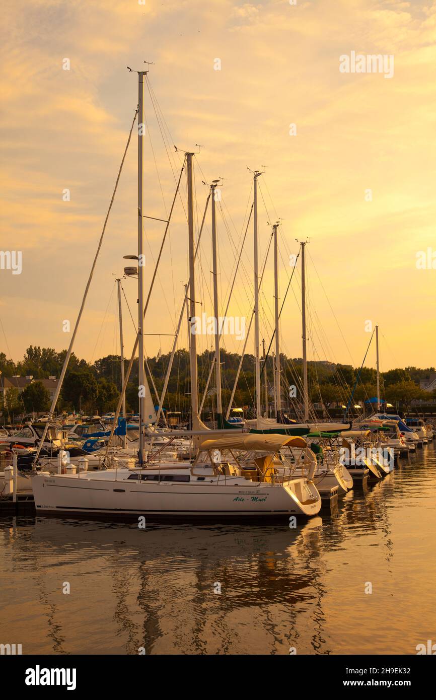 Erie marina hi-res stock photography and images - Alamy