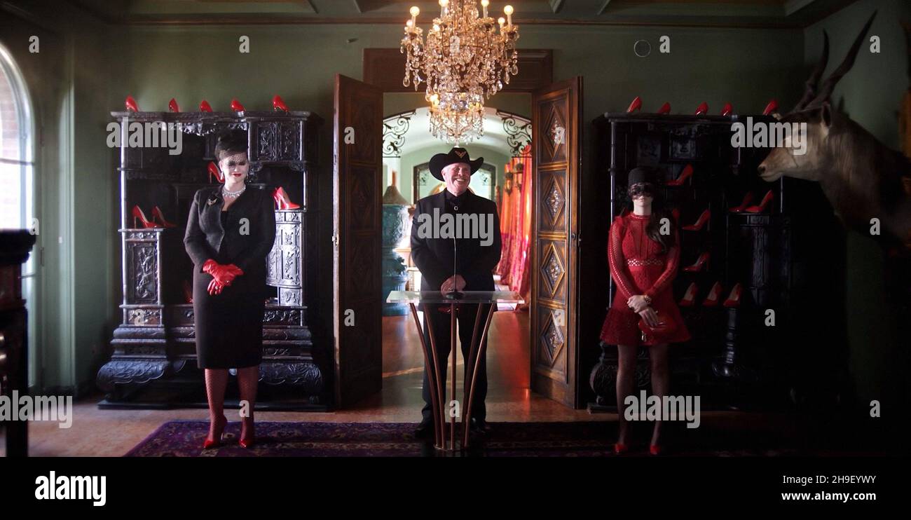 THIS GAME'S CALLED MURDER, from left: Natasha Henstridge, Ron Perlman ...