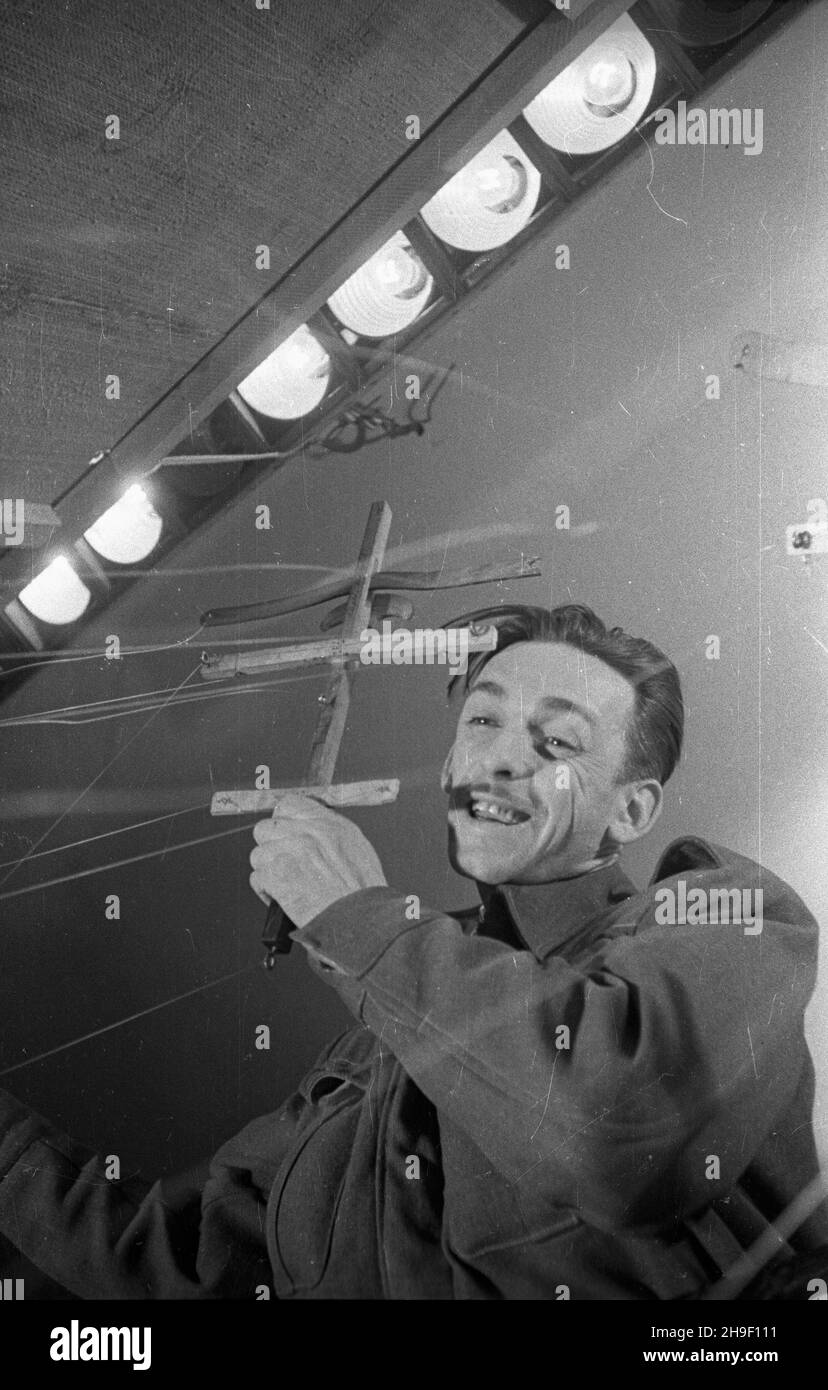 Operating a puppet hi-res stock photography and images - Alamy