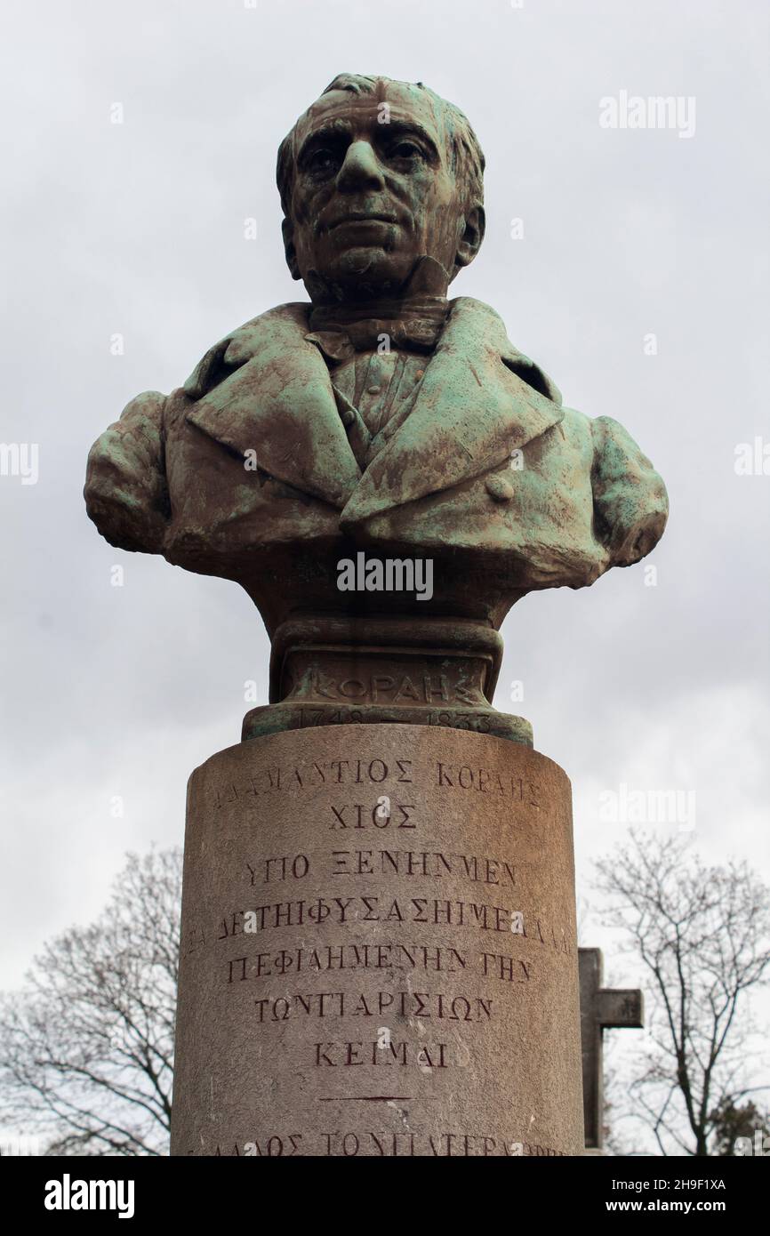 Bust on a column, a grave in Montparnasse Cemetery, Paris France Stock ...