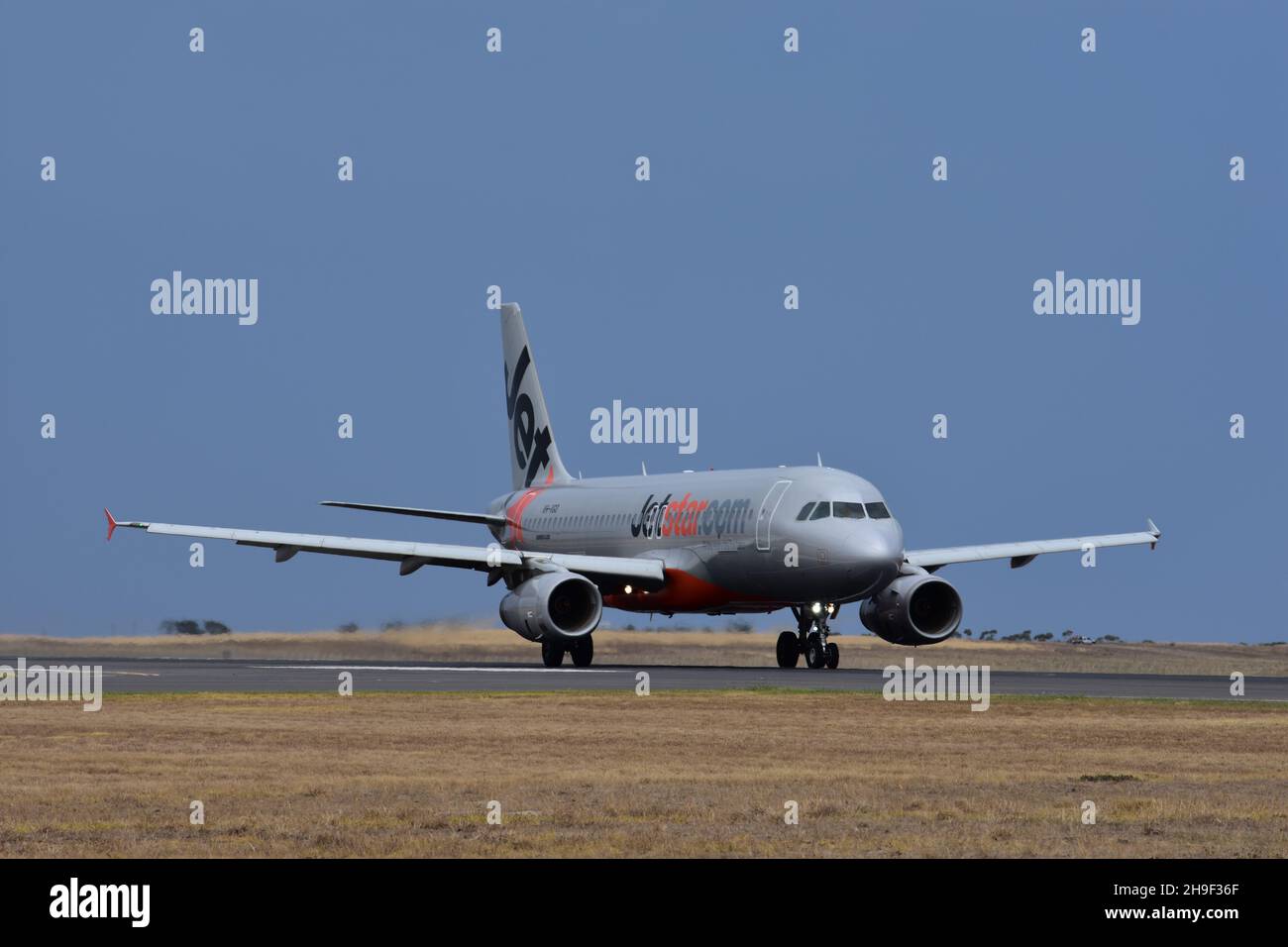 Jetstar a320 hi-res stock photography and images - Alamy