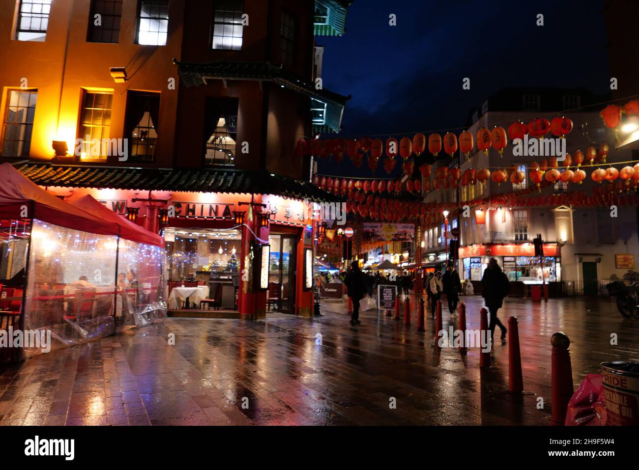 Explore London's Chinatown neighbourhood , with it's authentic ...