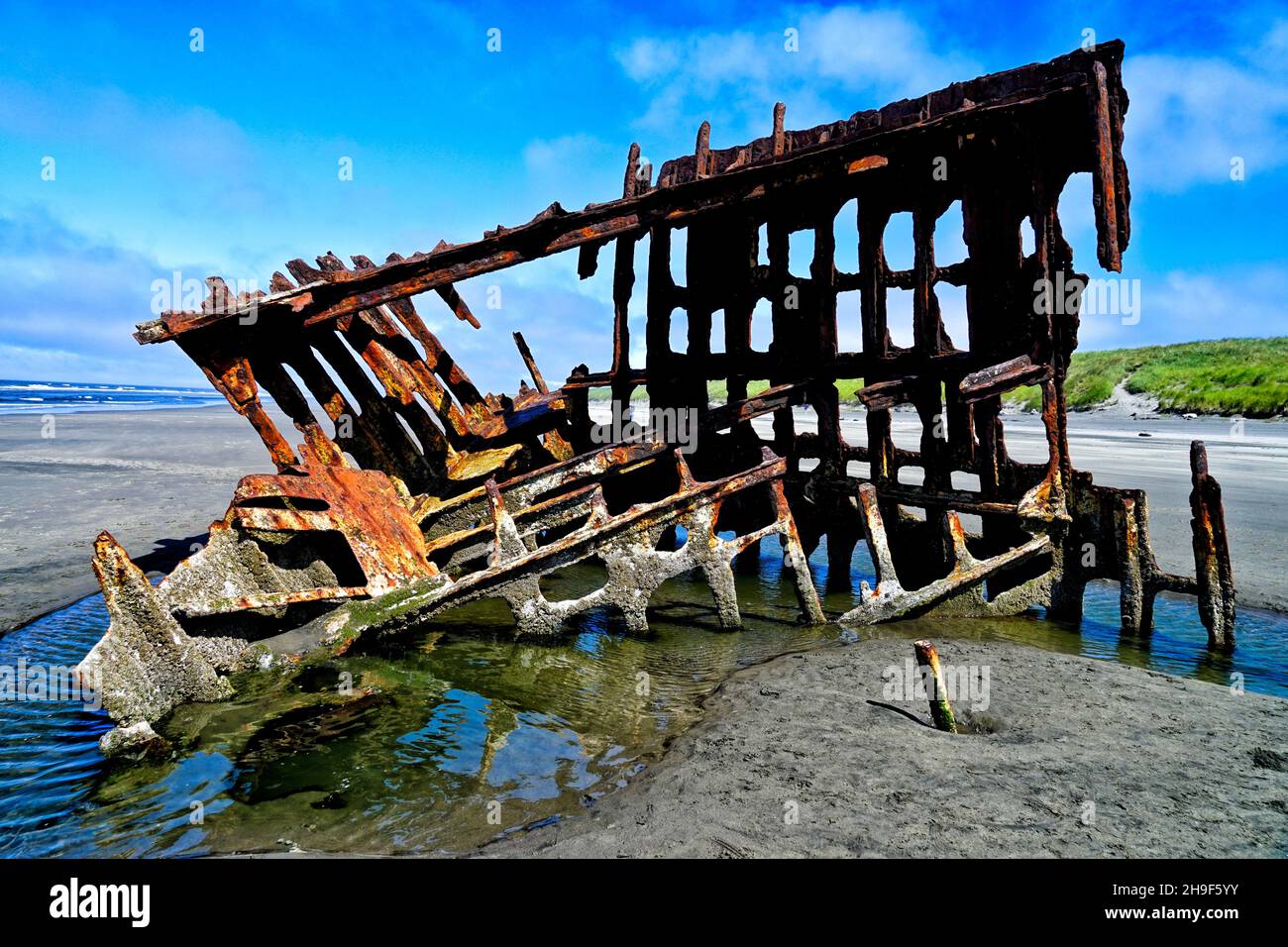 Shipwreck coast oregon hi-res stock photography and images - Alamy