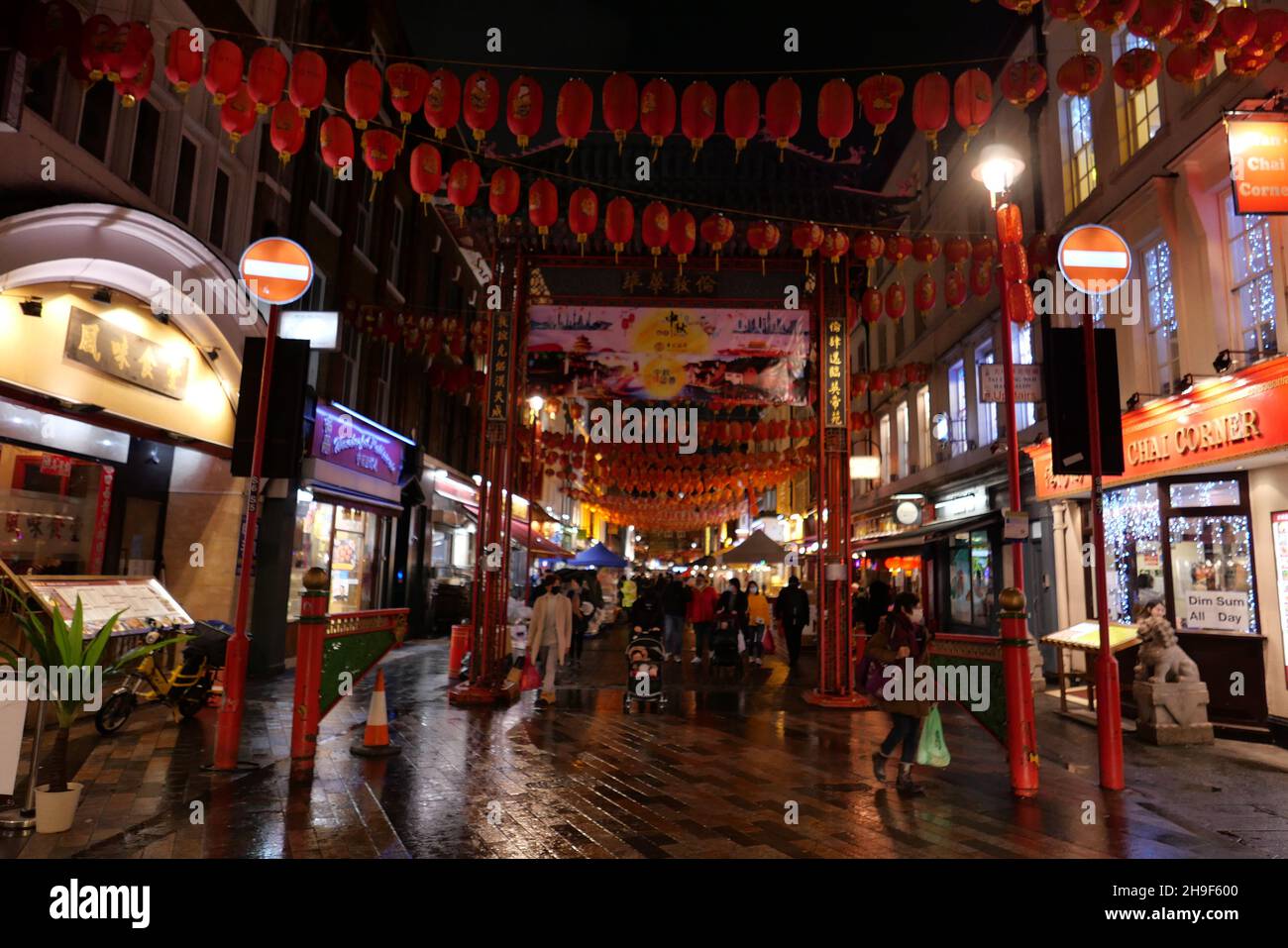 Explore London's Chinatown neighbourhood , with it's authentic ...