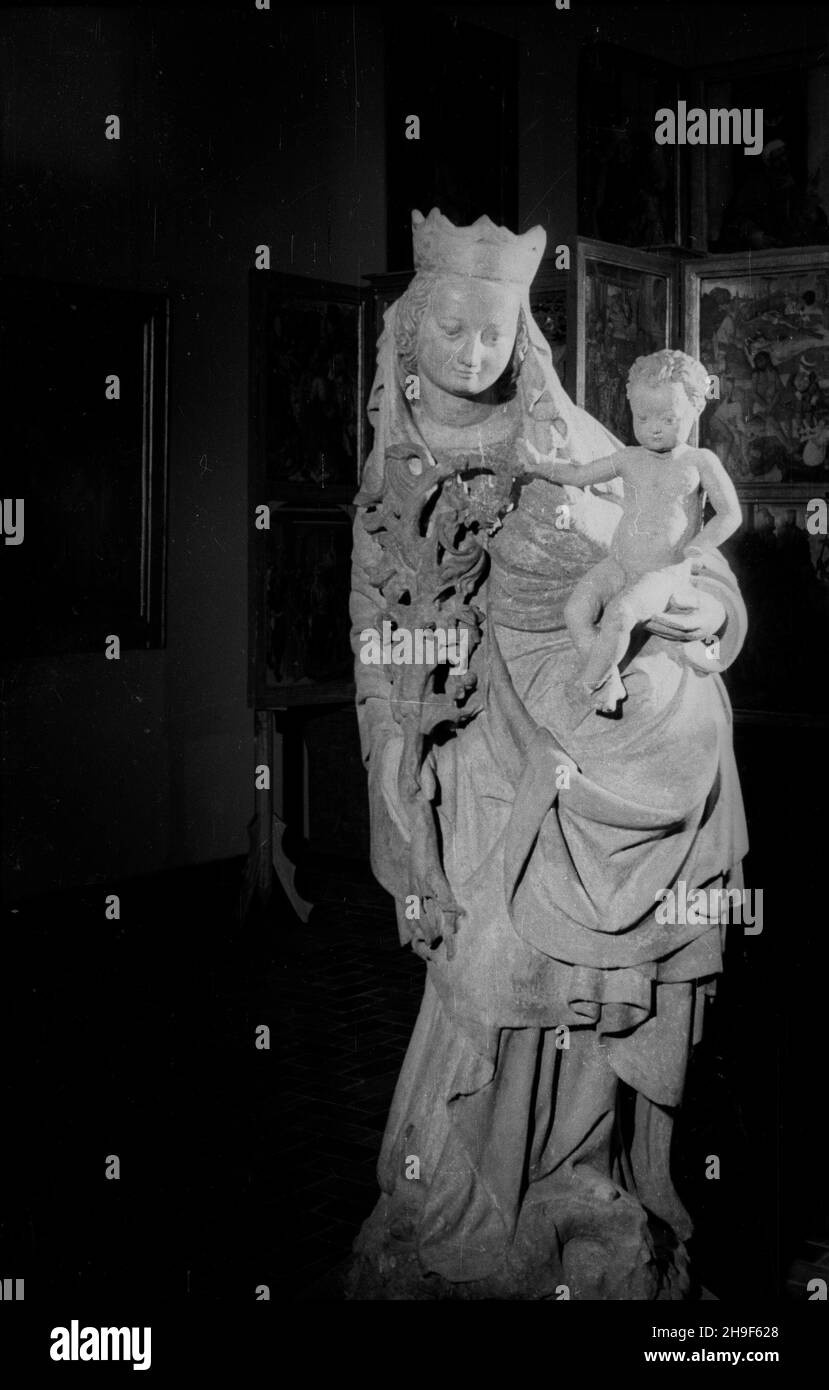 Wroc³aw, 1948. Muzeum Narodowe. Pierwsza po wojnie sta³a ekspozycja ...