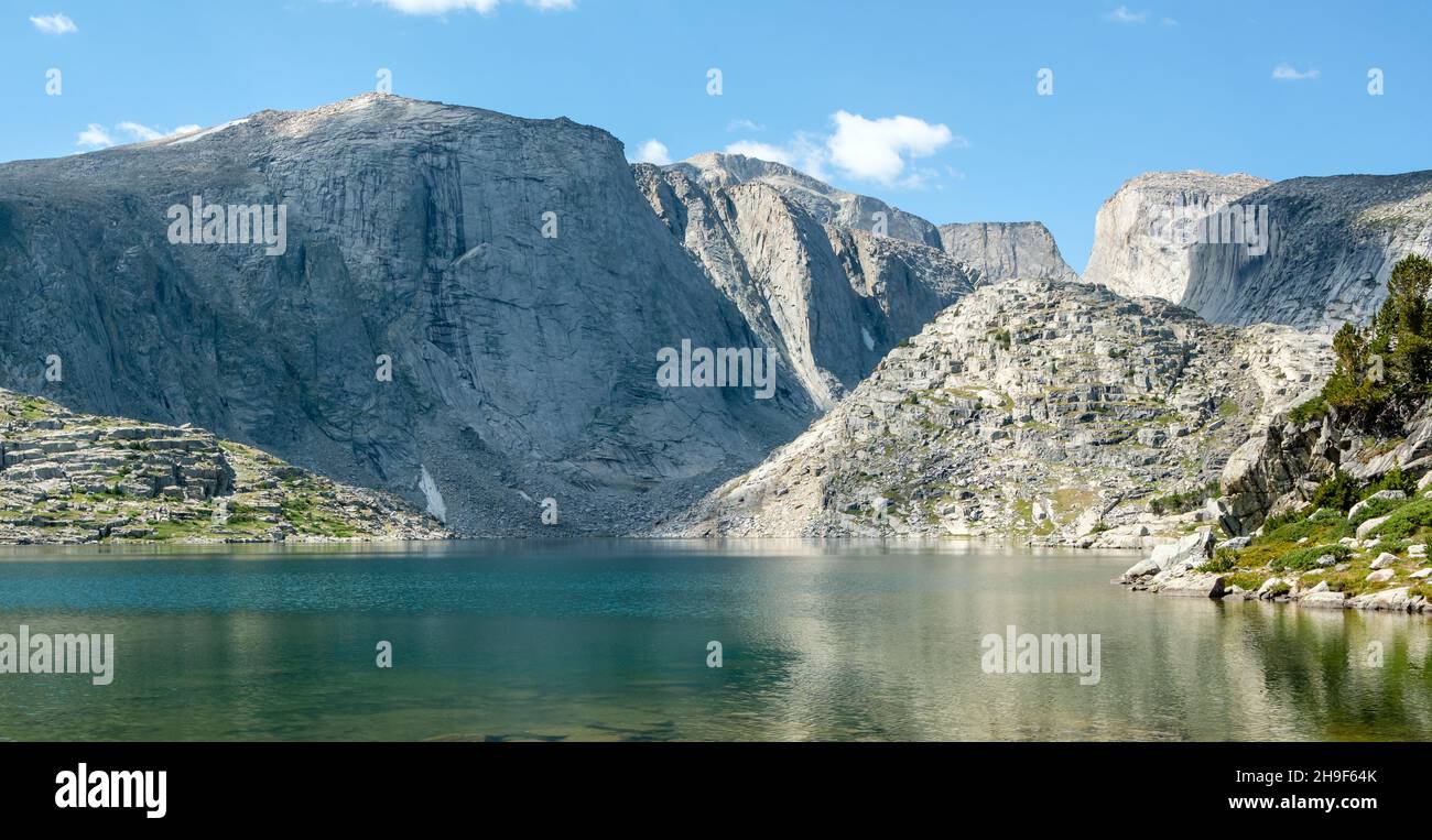 Wind river lake hi-res stock photography and images - Alamy