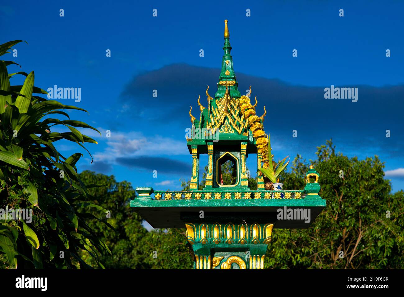 Beautiful thai outdoor spirit hi-res stock photography and images - Alamy