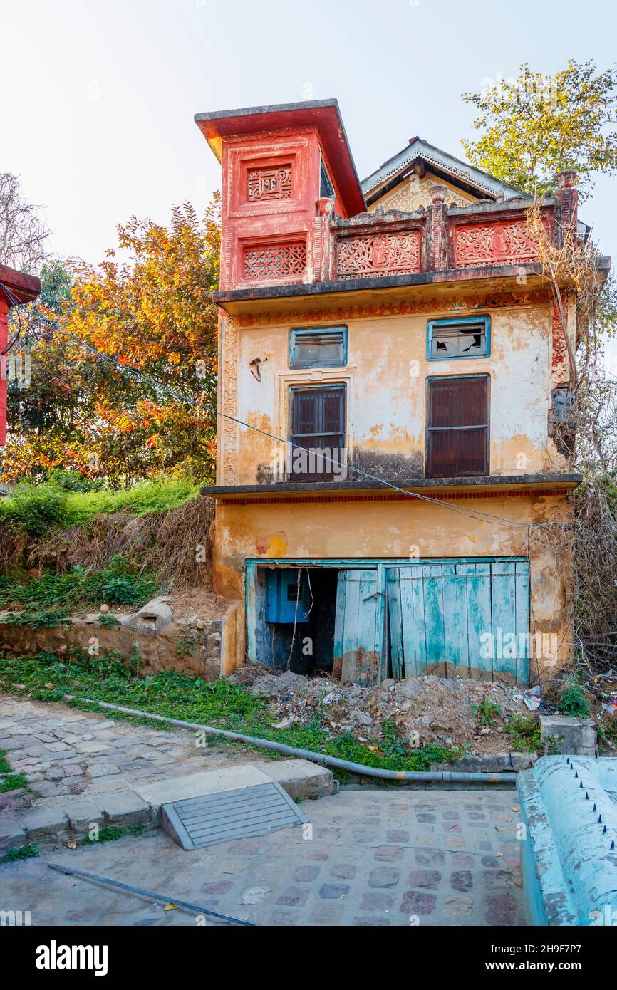 Vacant mansion hi-res stock photography and images - Alamy