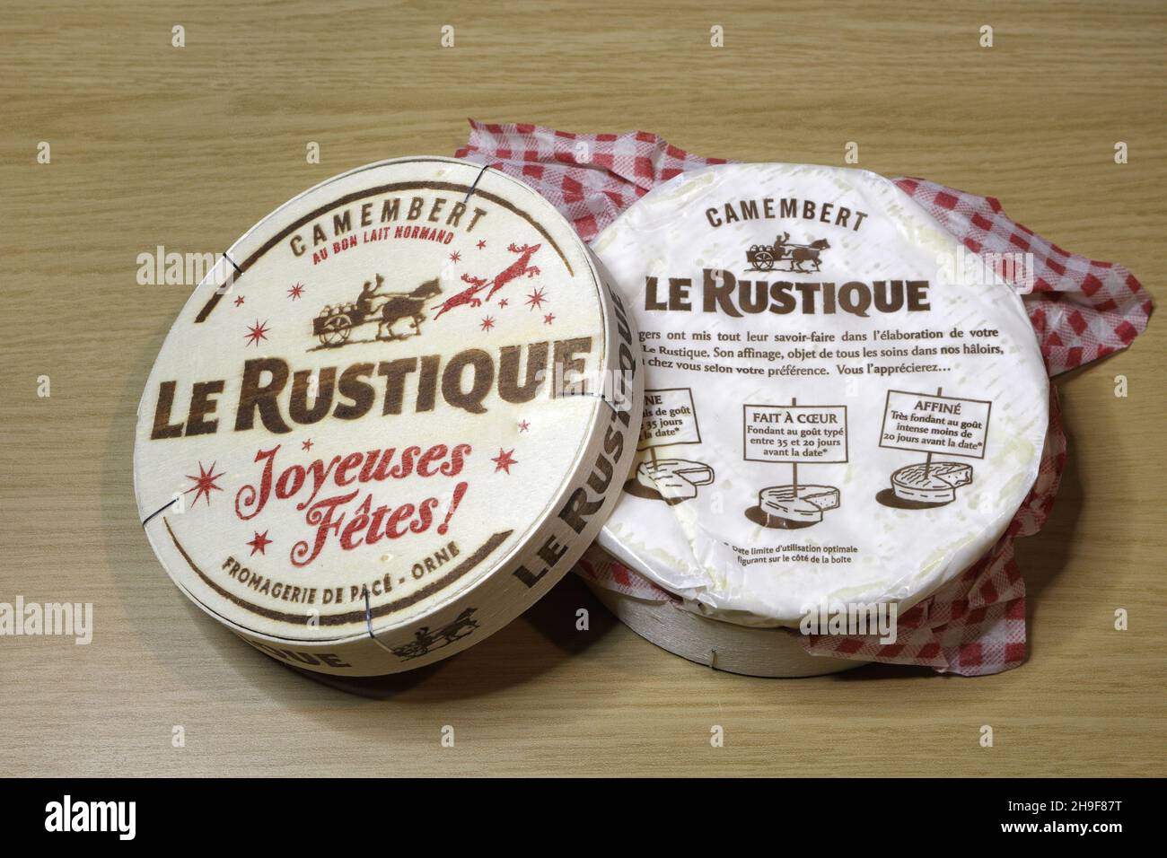 French camembert packaging hi-res stock photography and images - Alamy