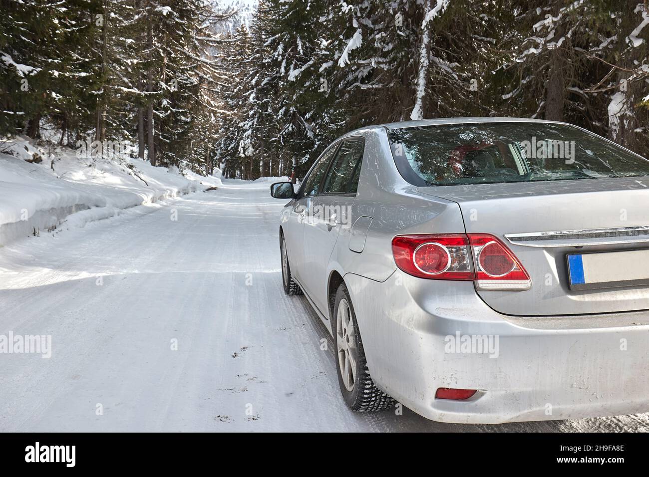 Car in winter scenery hi-res stock photography and images - Alamy