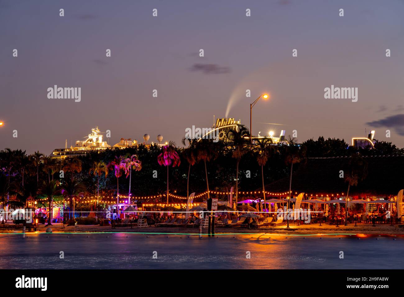 Miami beach party at night Stock Photo - Alamy
