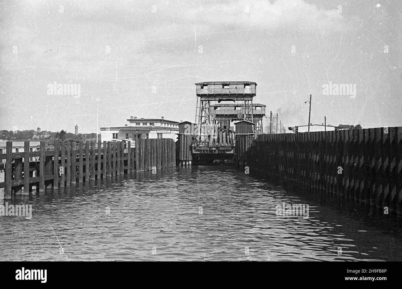 Ww2 ferry Black and White Stock Photos & Images - Alamy
