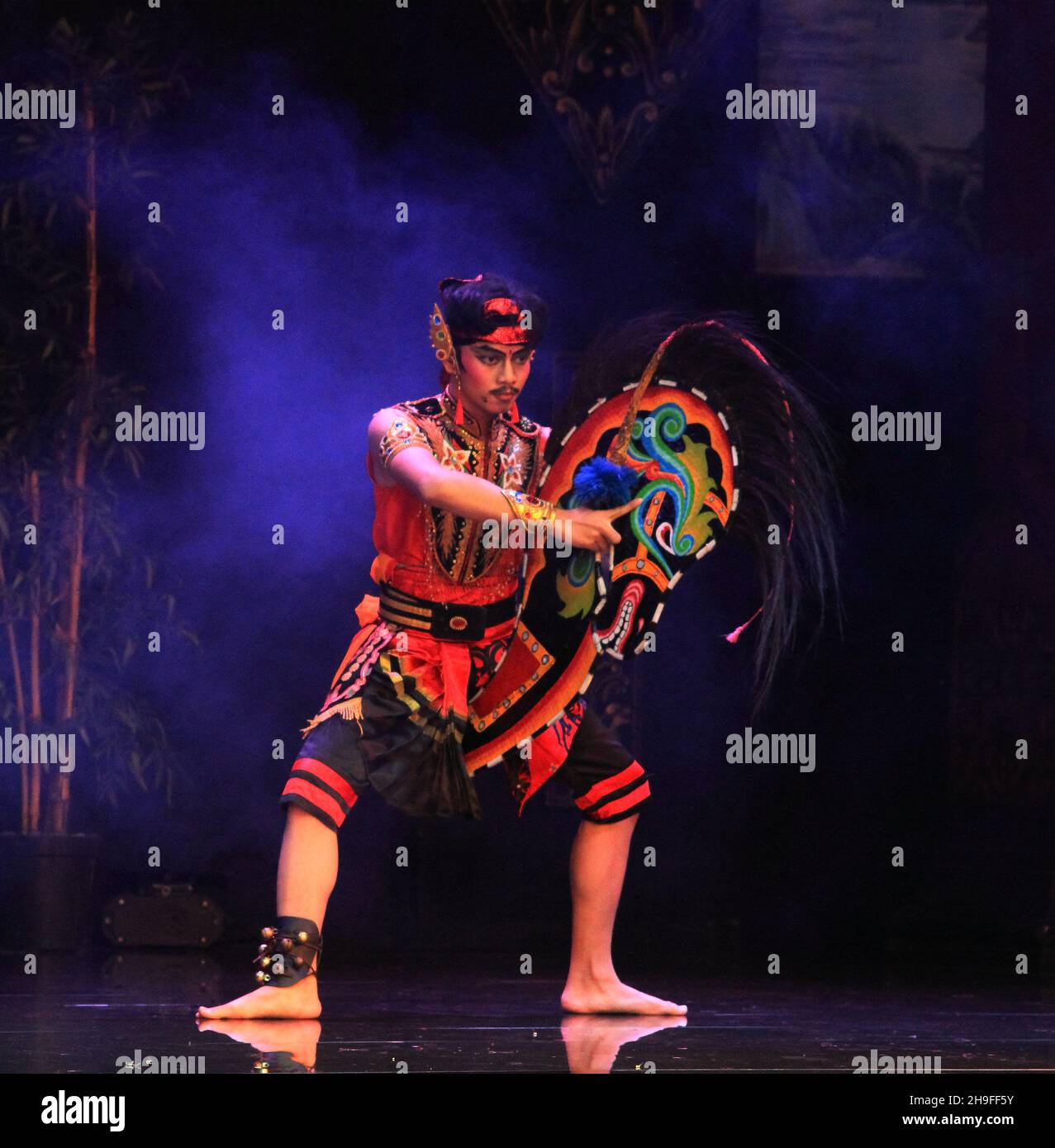 Tari jaranan hi-res stock photography and images - Alamy