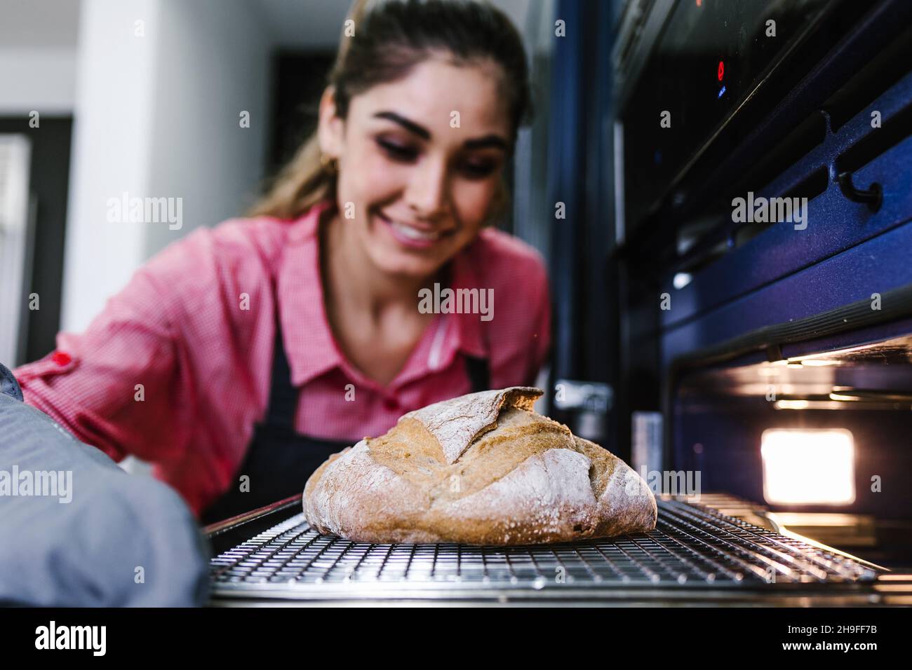 Mexican women preparing bread hi-res stock photography and images - Alamy