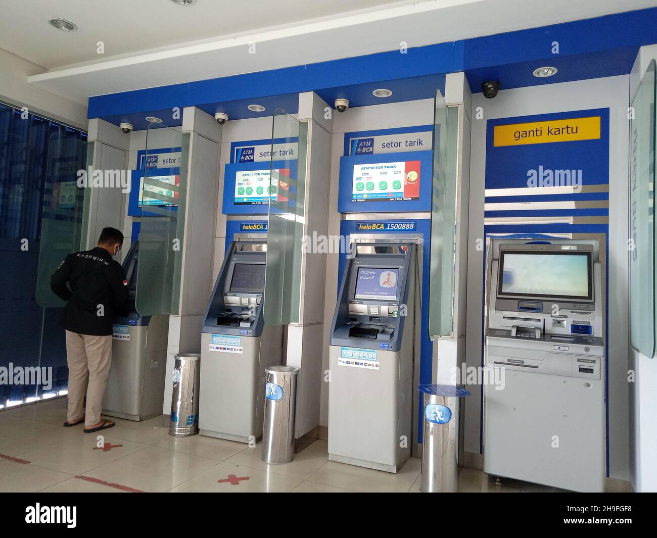 Atm out of service hi-res stock photography and images - Alamy