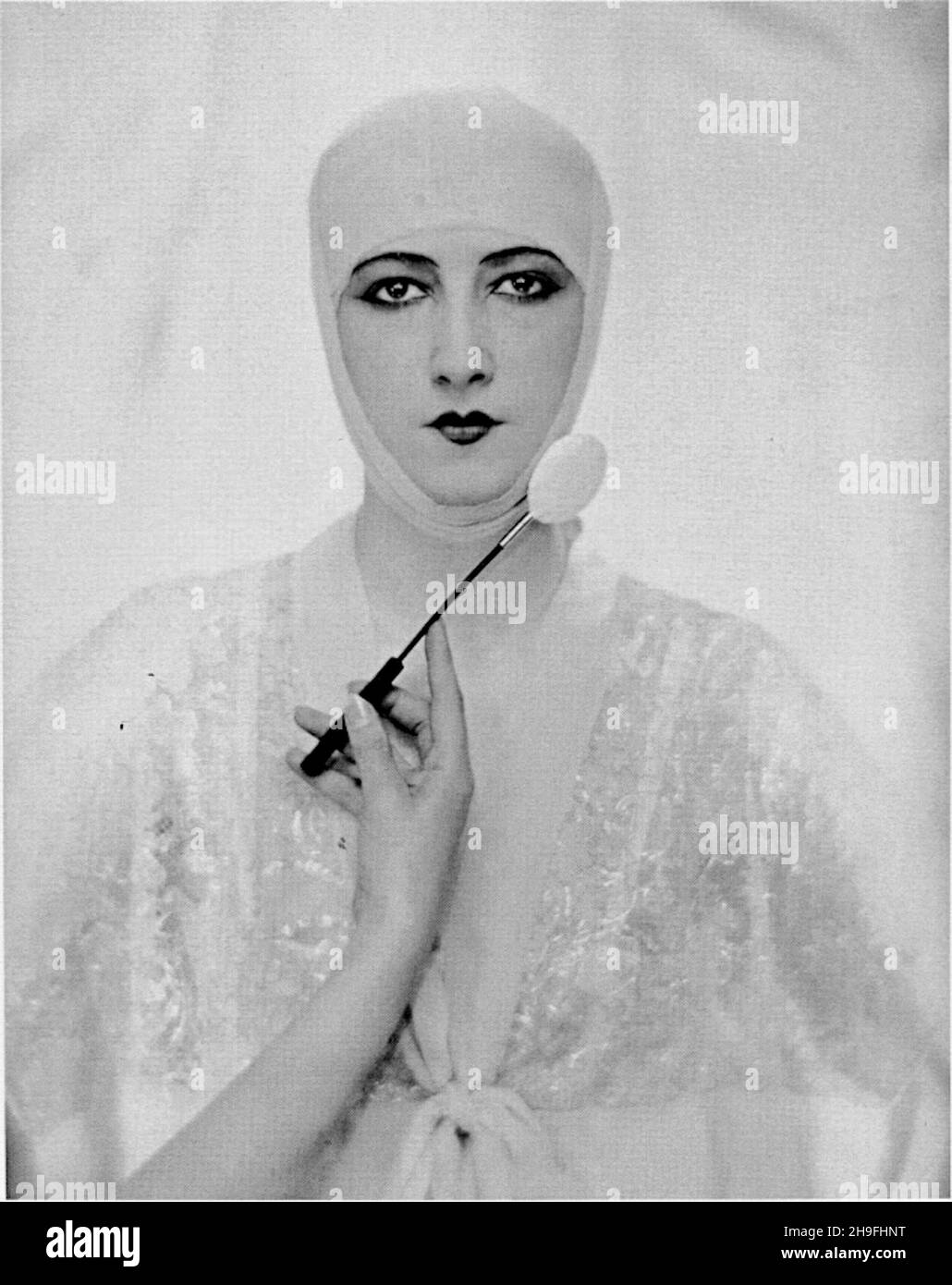 Elizabeth arden portrait hi-res stock photography and images - Alamy