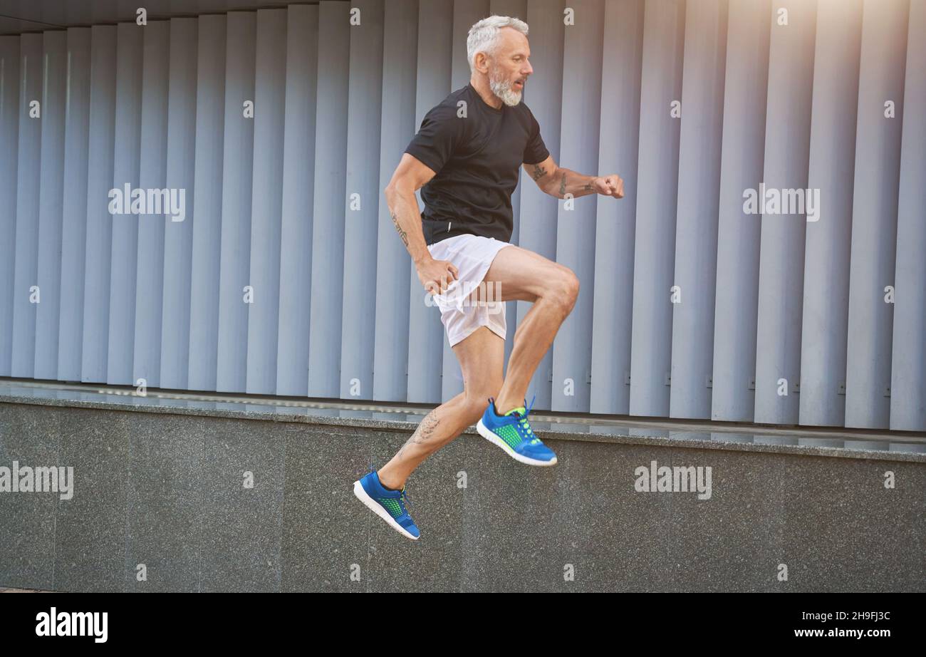 Middle aged guy workout hi-res stock photography and images - Alamy