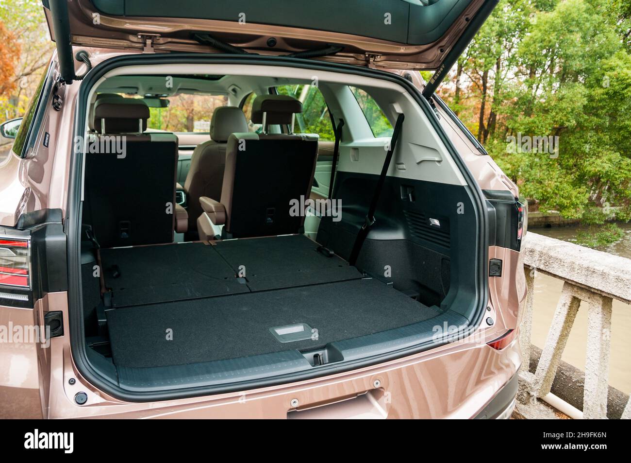 Vw id 6 hi-res stock photography and images - Alamy
