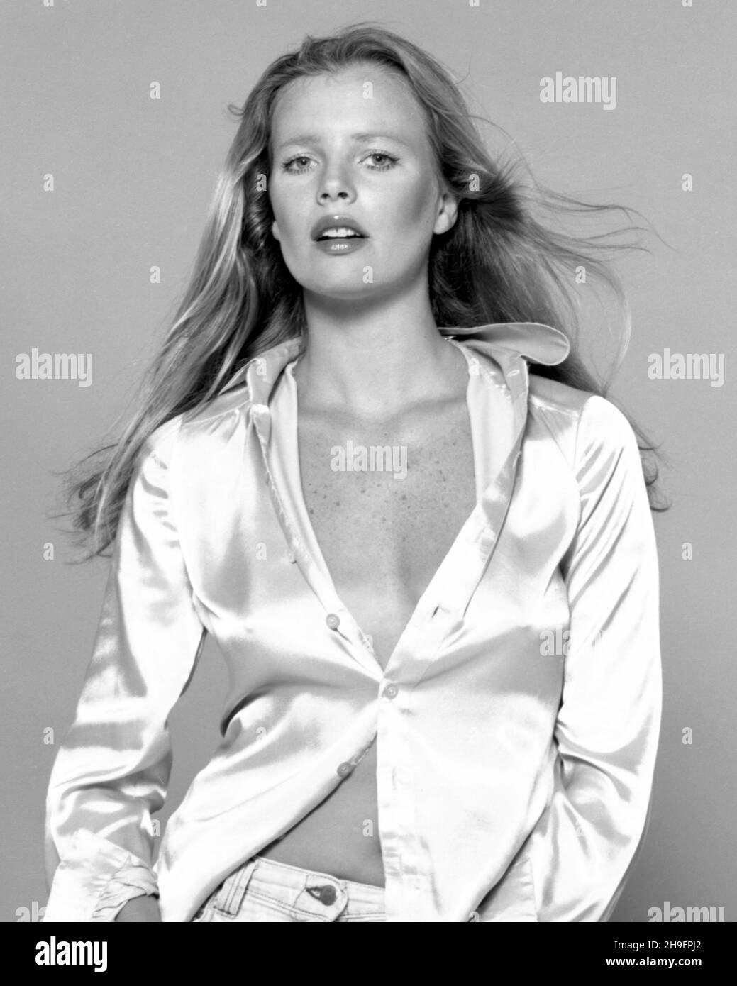 Kim Basinger poses for a portrait in 1977 in Los Angeles, California ...