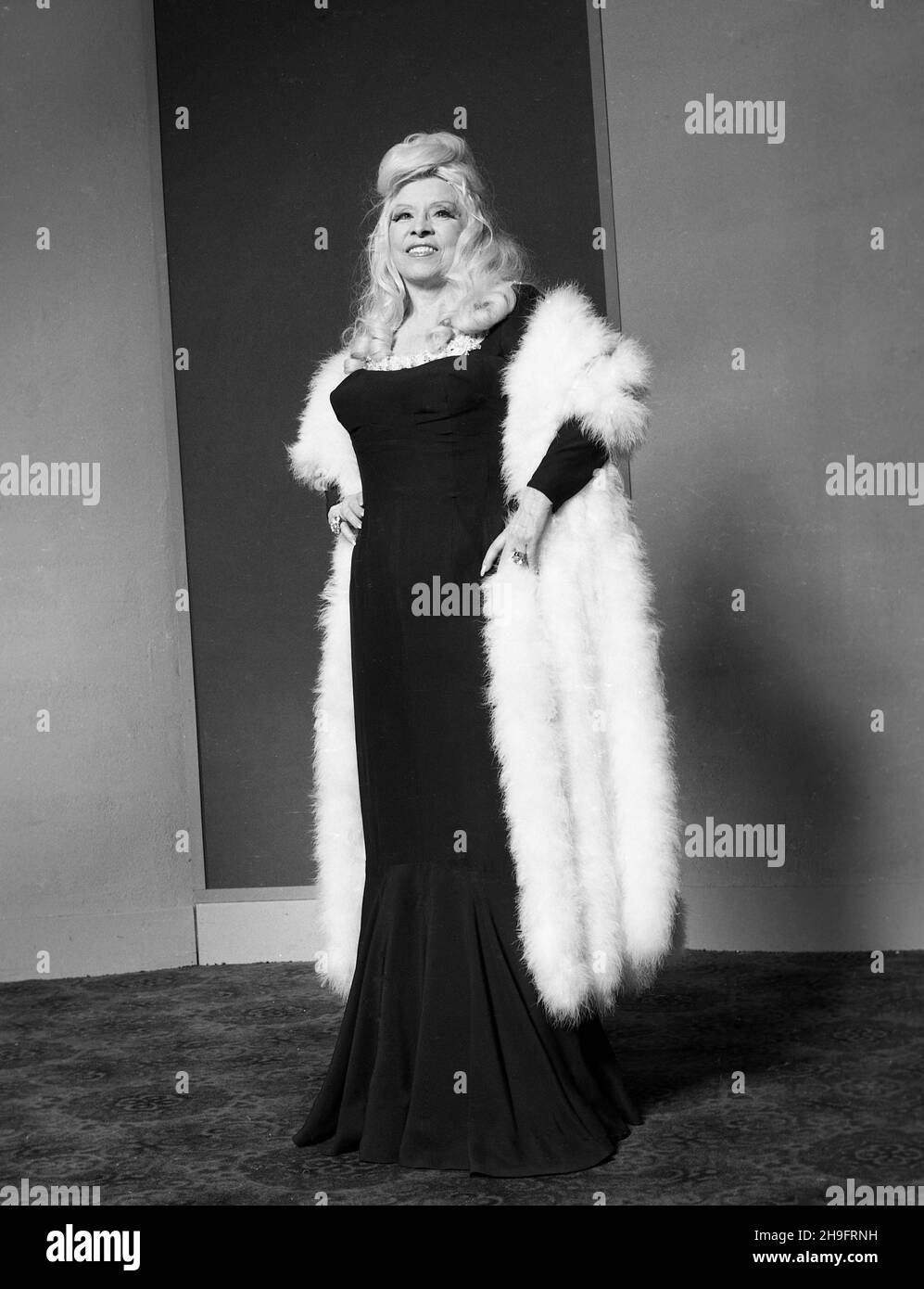 Mae west portrait actress Black and White Stock Photos & Images - Alamy