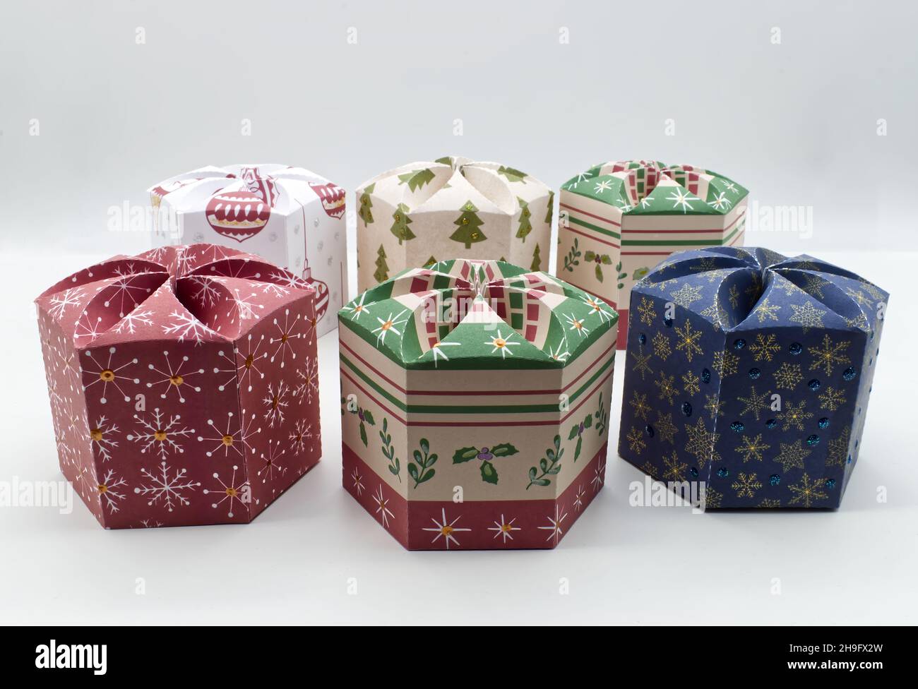 Christmas gift boxes, decorative festive object. Merry Christmas design ...