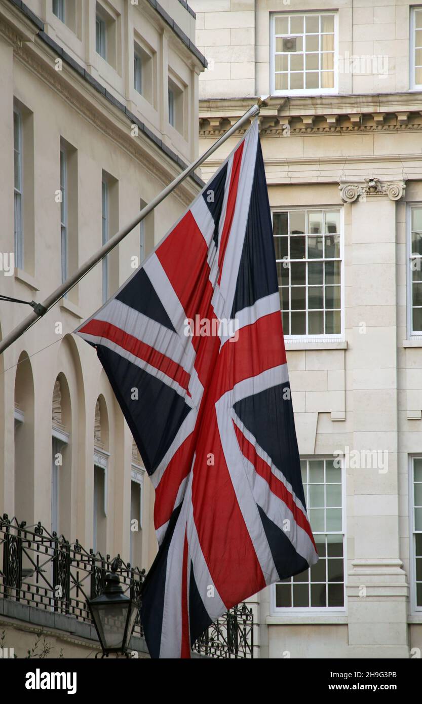 Vertical shot british flag hi-res stock photography and images - Alamy