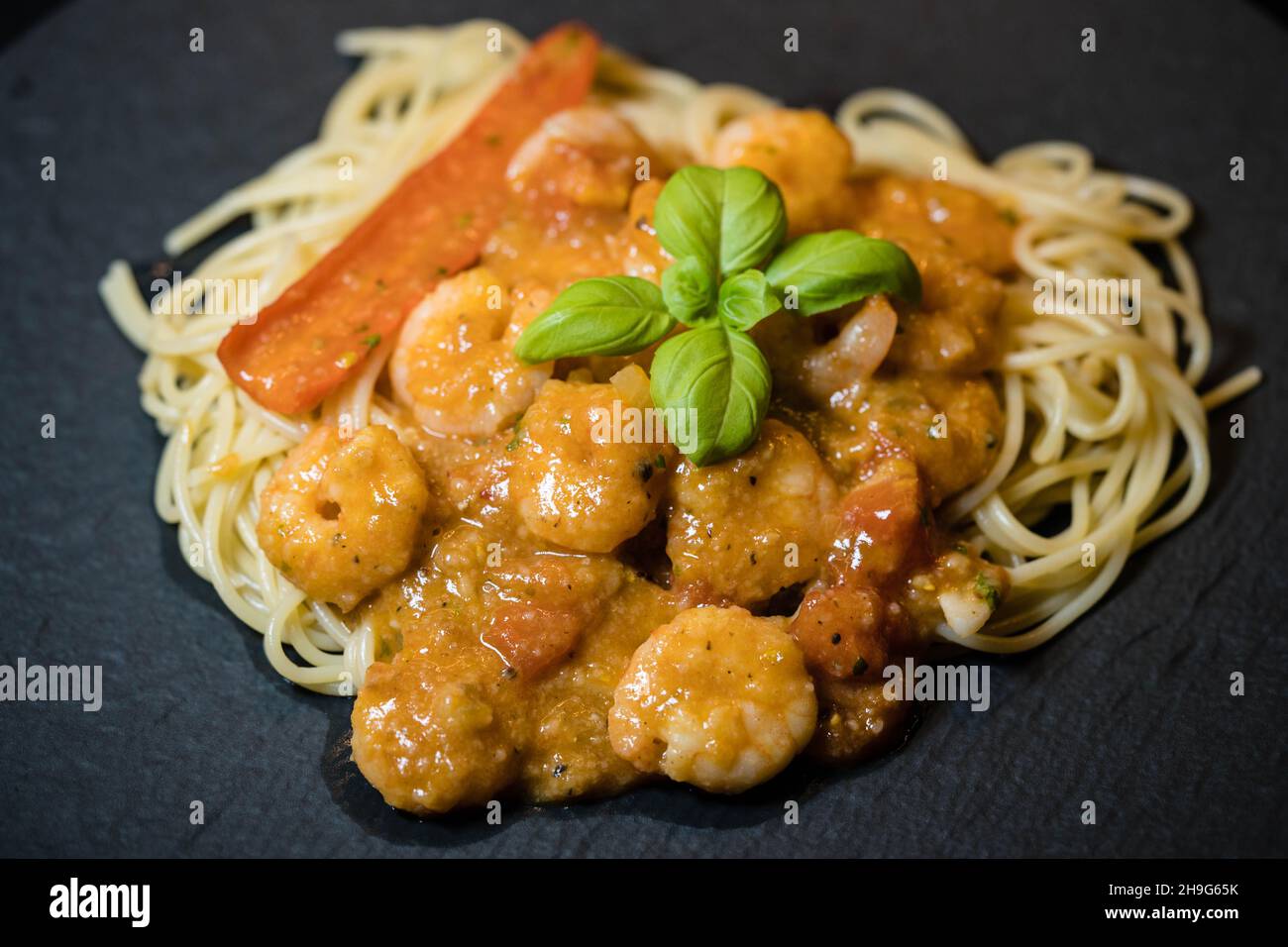 Spaghetti alla busara pasta with shrimps an Italien specialty Stock ...