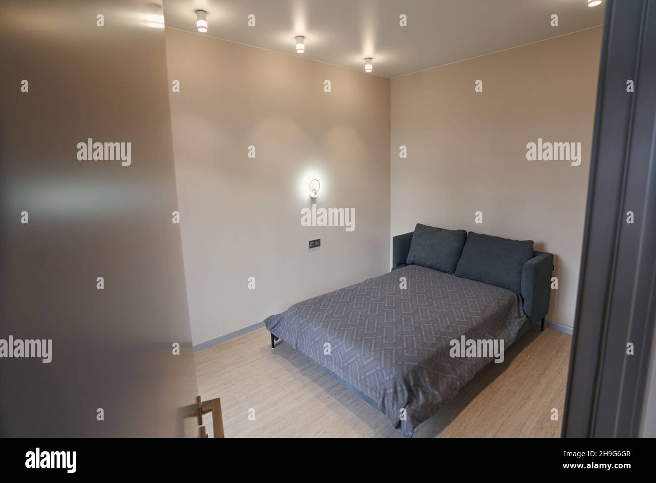 Bedroom door opening close up hi-res stock photography and images - Alamy