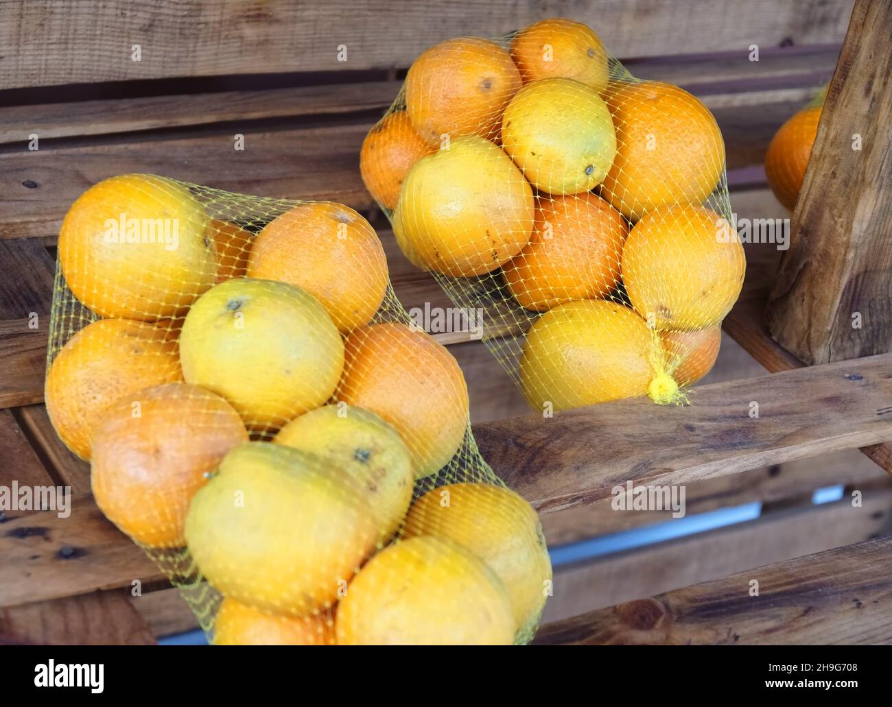 Net bag oranges hi-res stock photography and images - Alamy