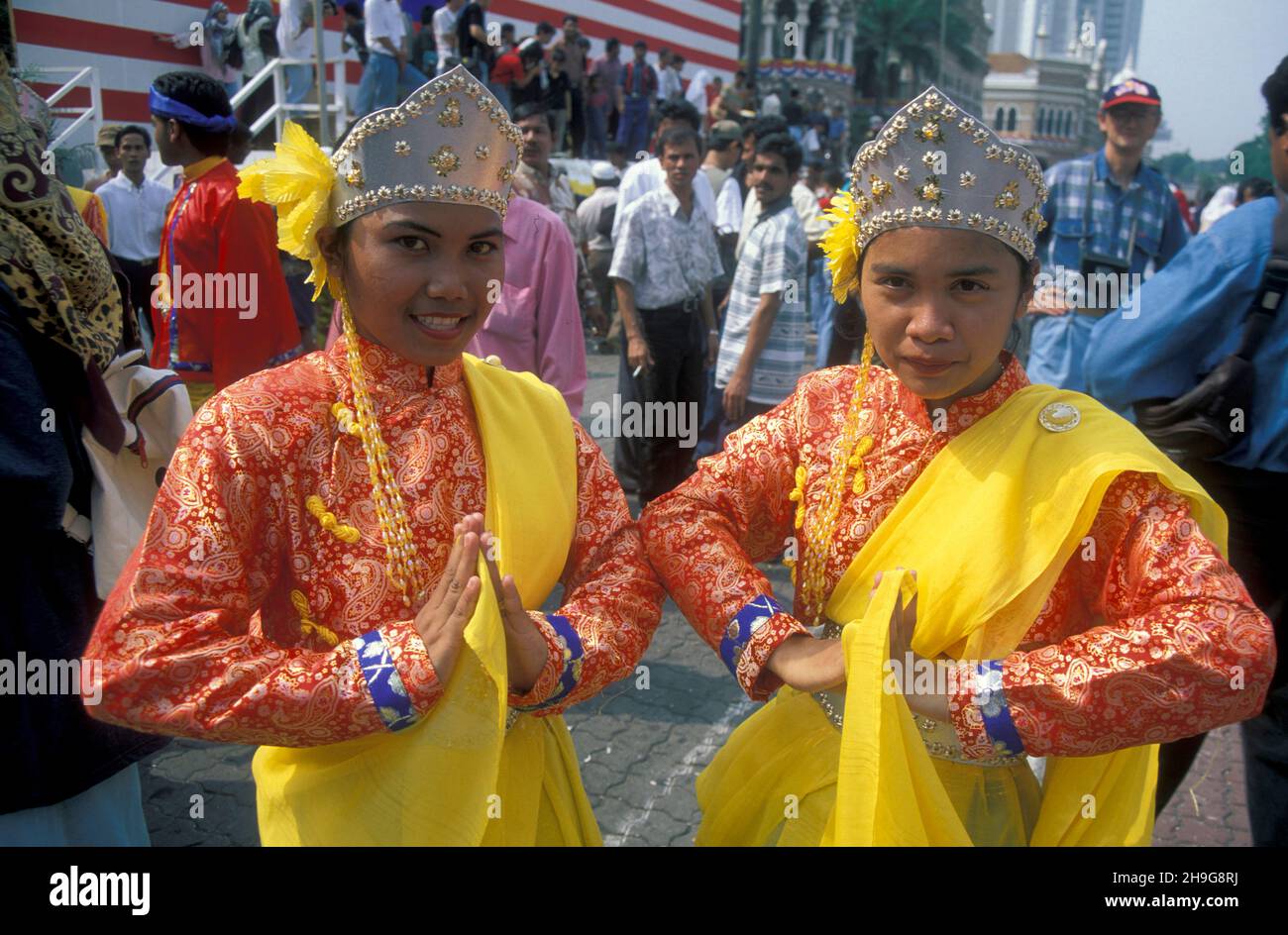 Women in traditional malay dress in the city of Kuala Lumpur in ...