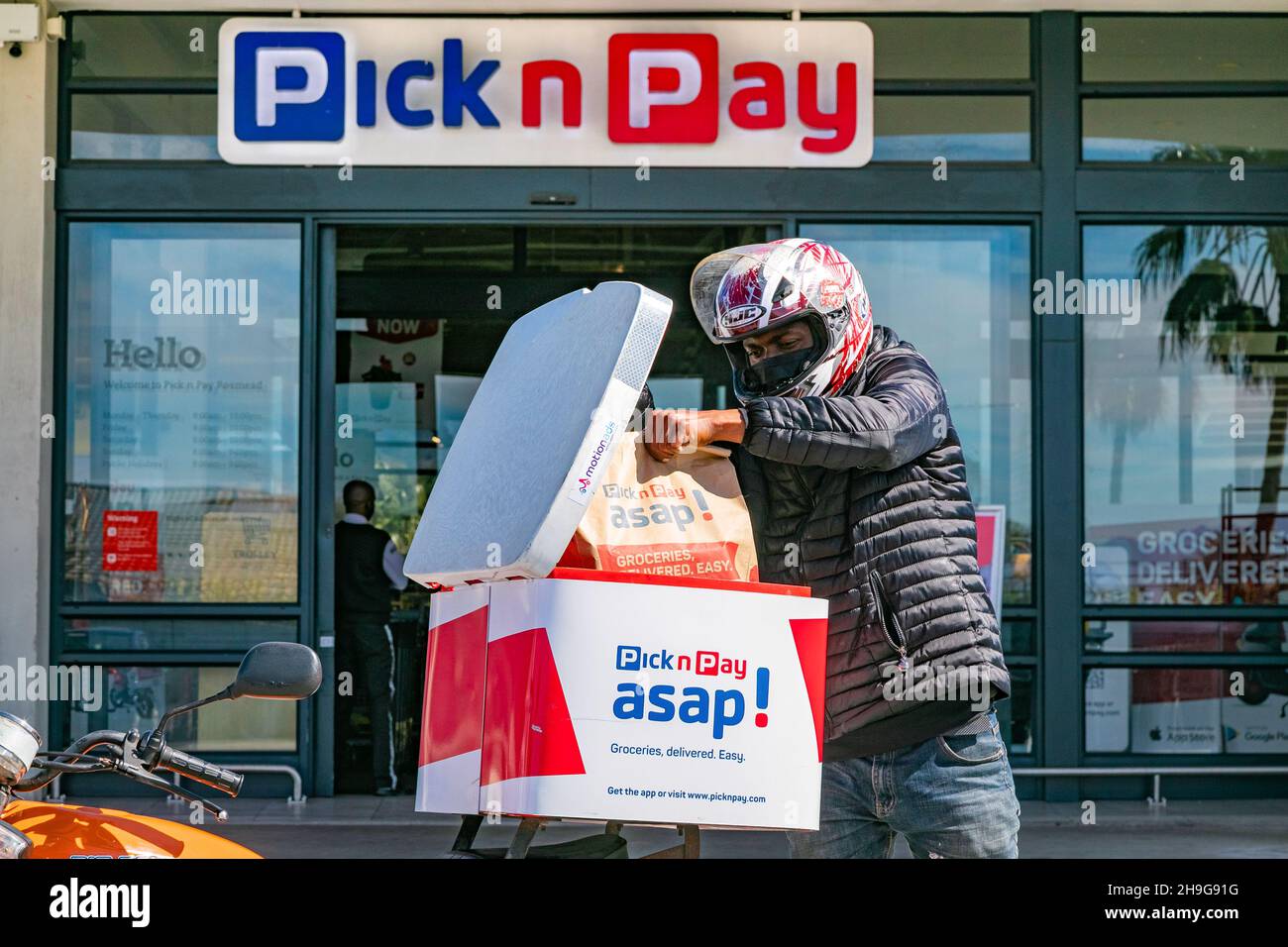 Cape Town, South Africa - September 9, 2021: Express Service delivery ... Cape Town, South Africa - September 9, 2021: Express Service delivery ...