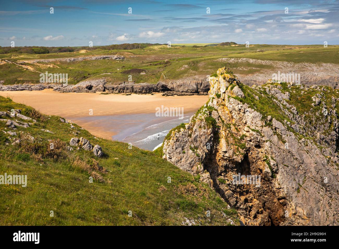 UK, Wales, Pembrokeshire, Bosherston, Broad Haven, Beach from Trevallen ...