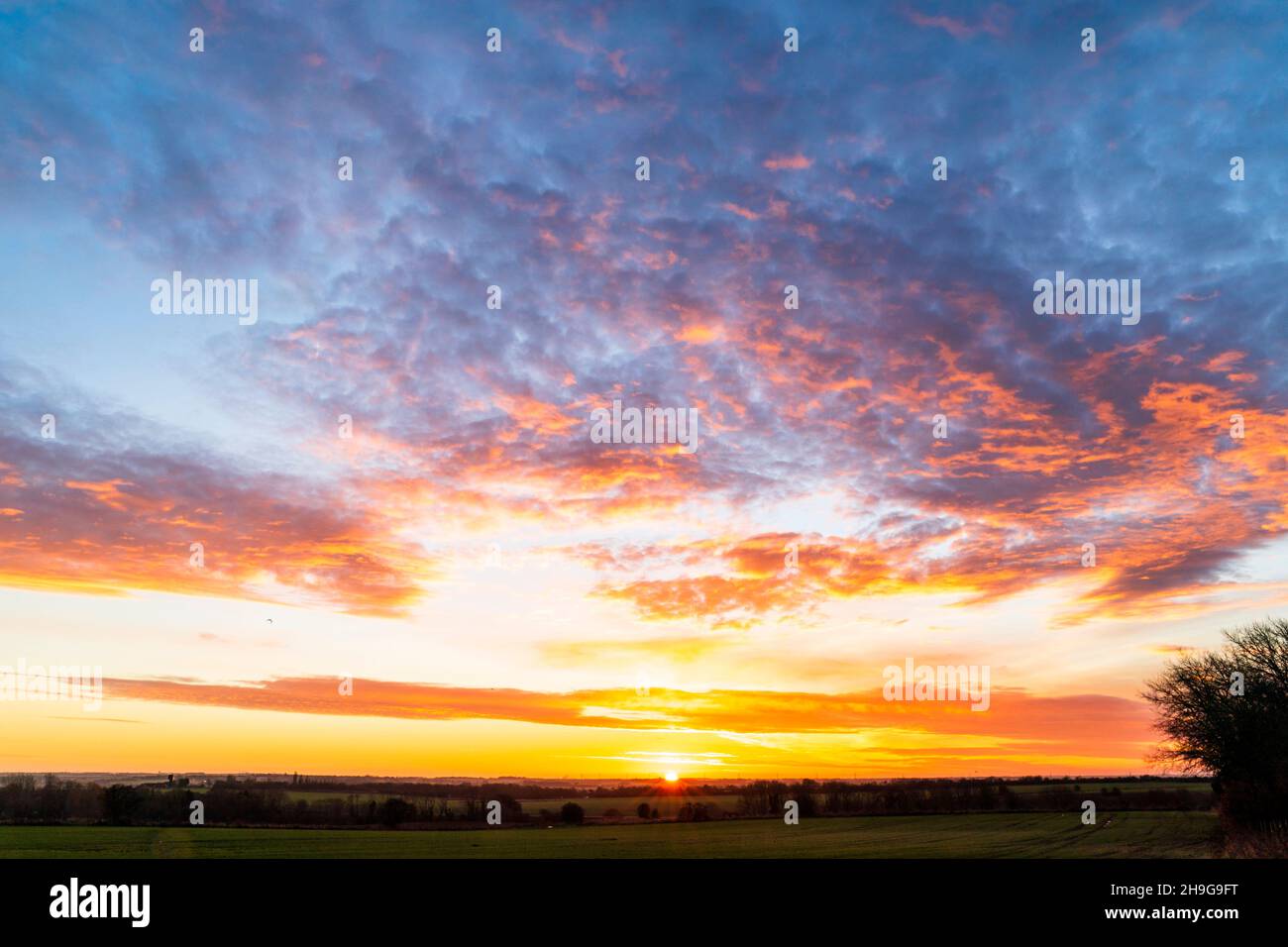 Sunrise over the flat south east Kent landscape in England. Sun rising ...