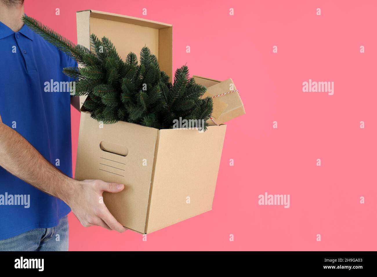 Pink delivery courier box hi-res stock photography and images - Alamy