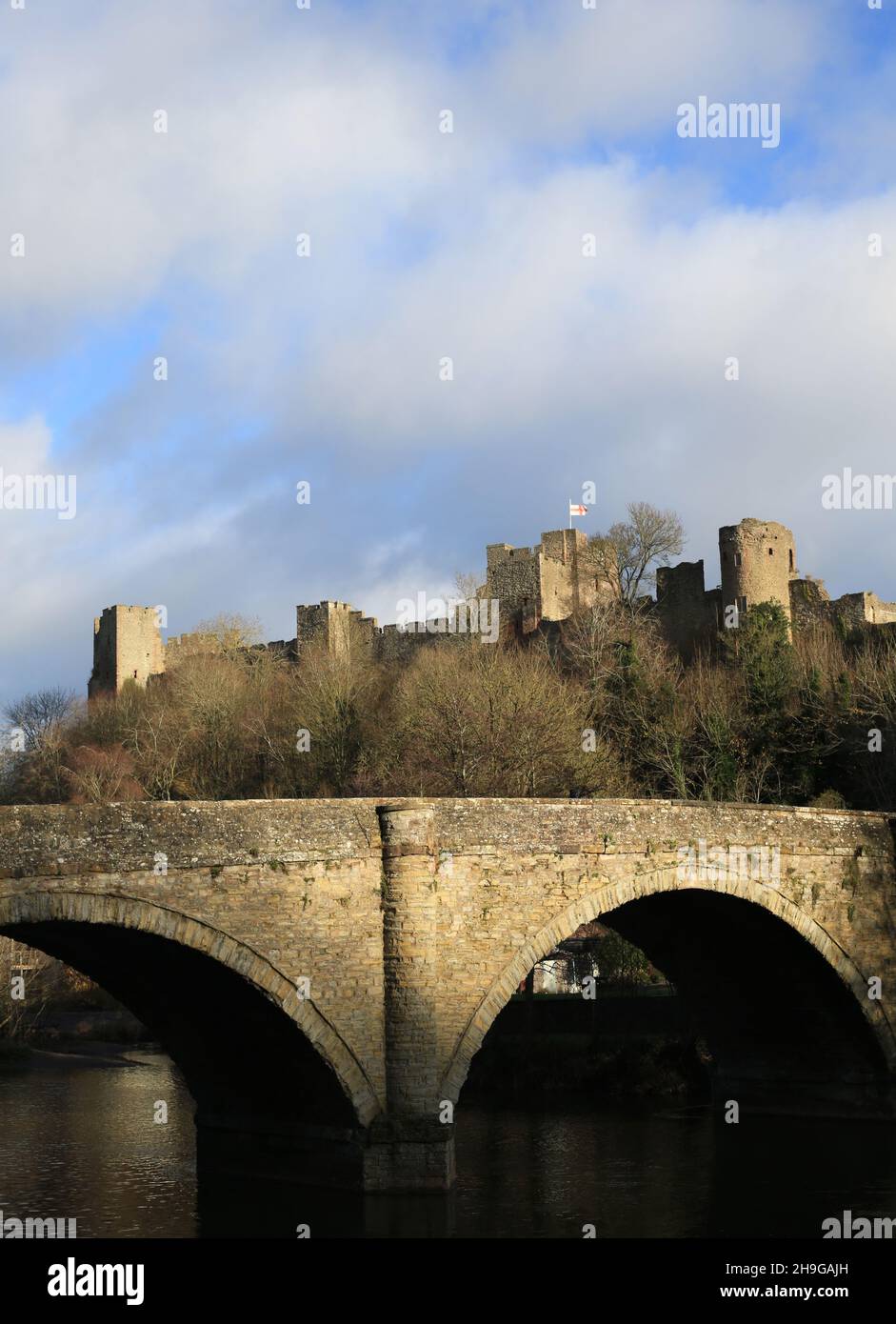 Dinham bridge and Ludlow castle, Ludlow, Shropshire, England, UK Stock ...