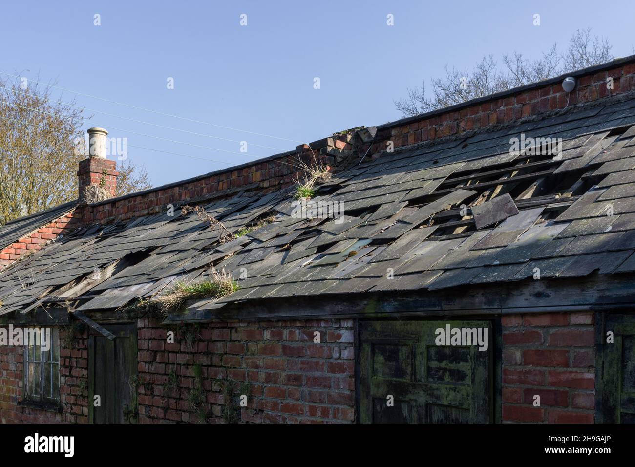 Missing slates hi-res stock photography and images - Alamy