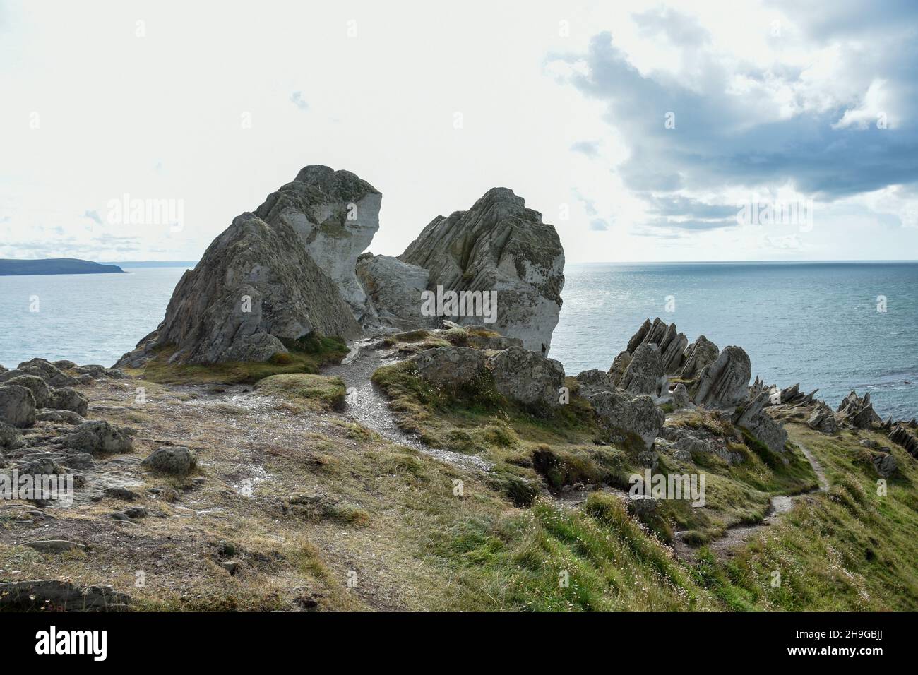 Craggy rocks hi-res stock photography and images - Alamy
