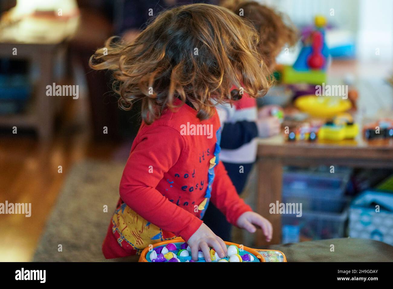 Turns around hi-res stock photography and images - Alamy